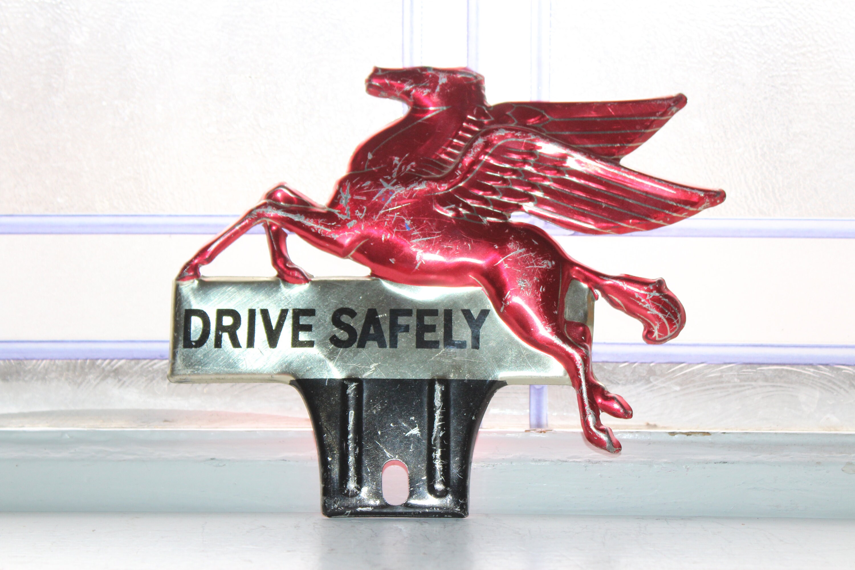 Vintage Mobil Oil Pegasus Tin License Plate Topper