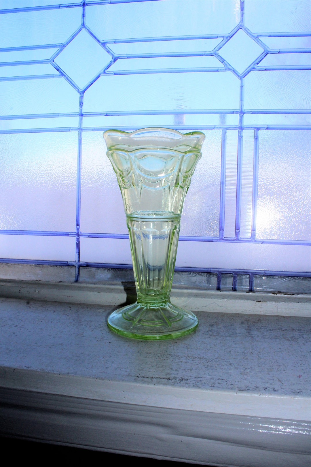 Vintage Art Deco Uranium Glass Trumpet Vase - Etsy