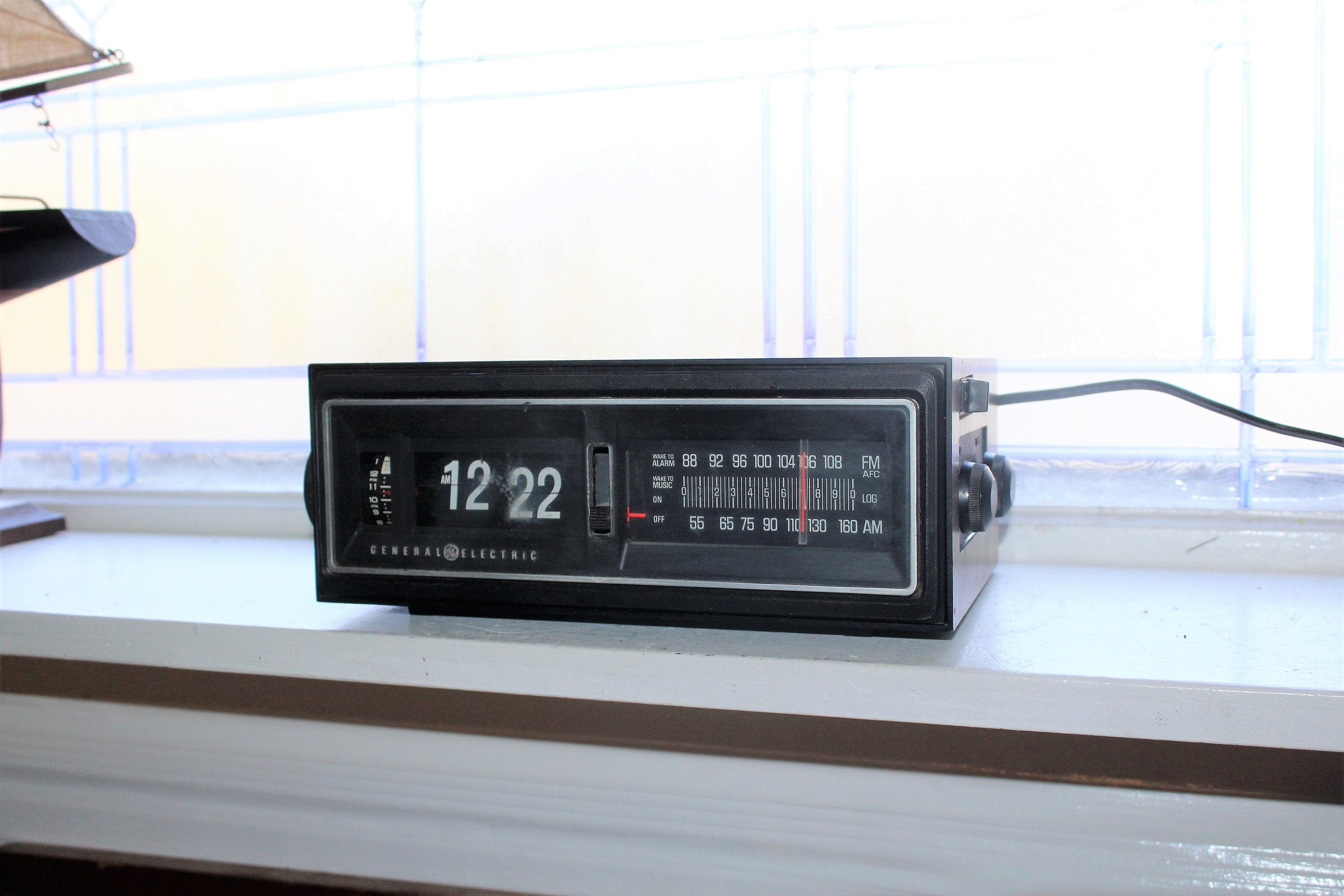1970s GE Flip Clock Vintage Model 7-4300C Mid Mod