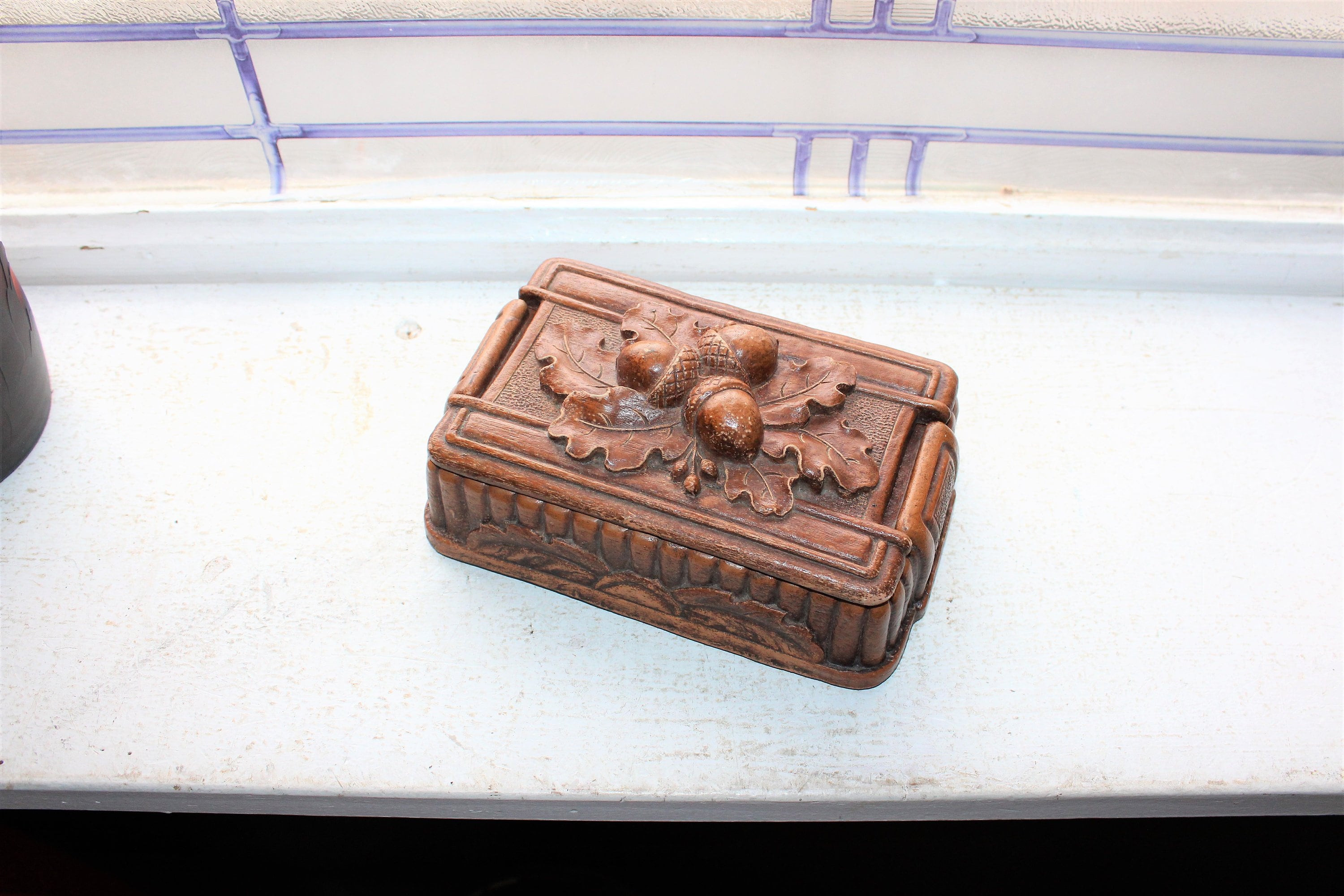 Vintage Trinket Box with High Relief Acorns Syroco Wood Cigarette Box