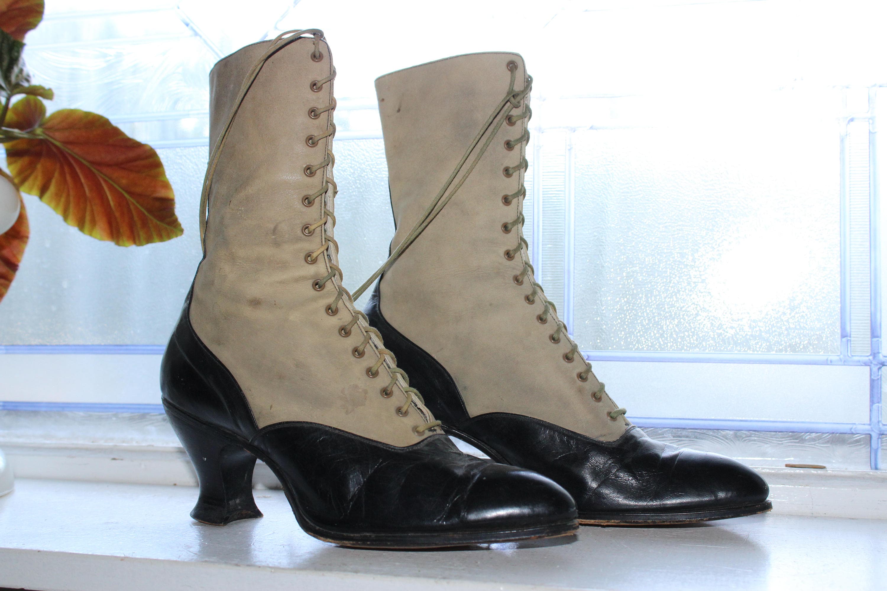 Victorian Womens Lace Up Shoes Antique Circa 1900s Edwardian Steampunk