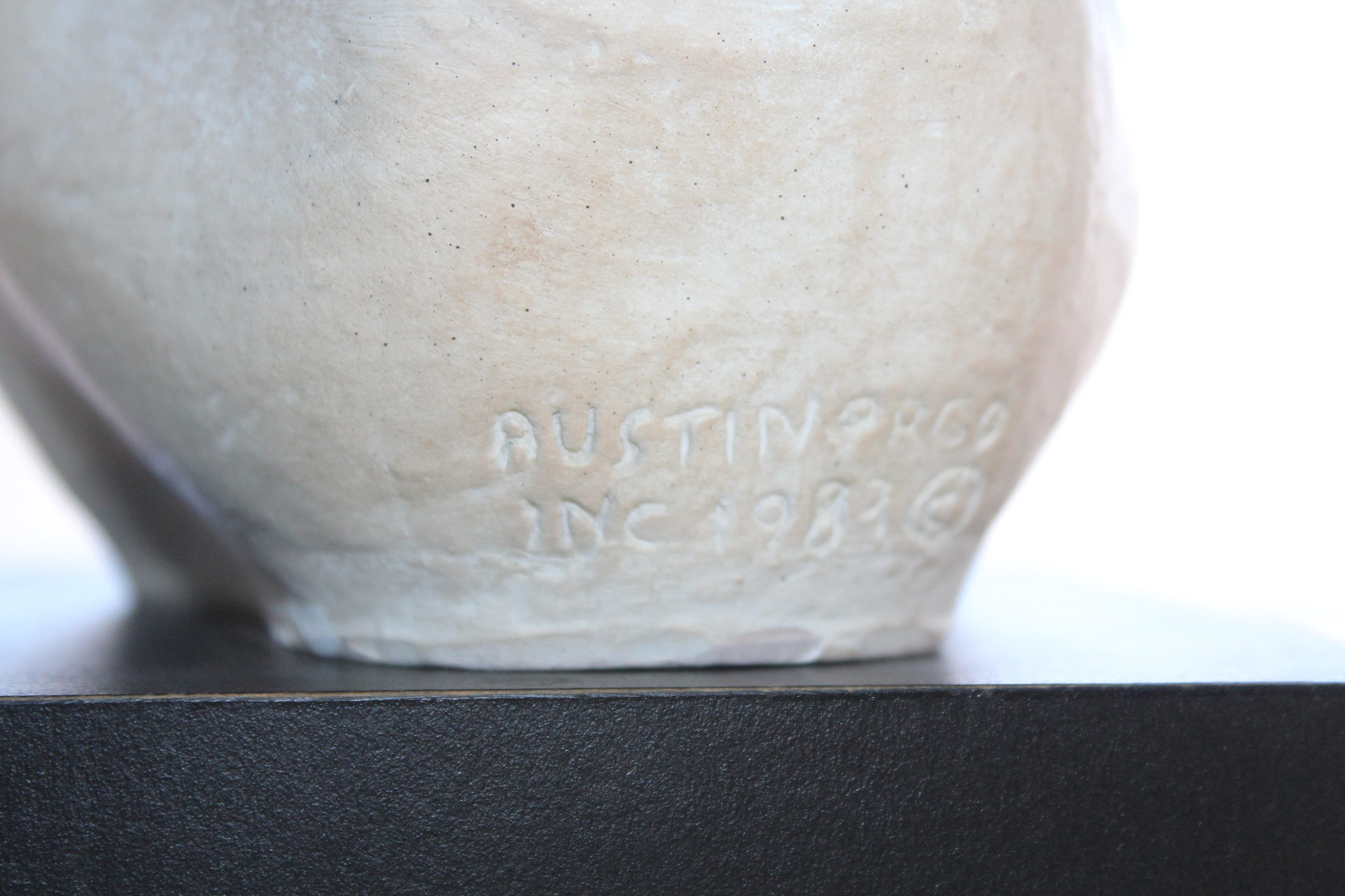 Austin sculpture native indian woman - zeepasa