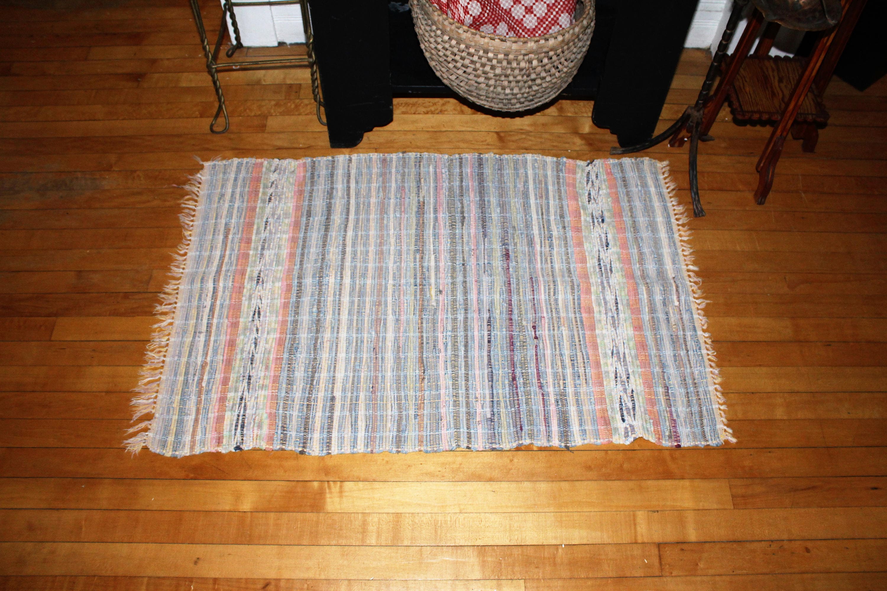Vintage Country Rug Hand Loomed Rag Rug Rustic Farmhouse 1940s 44 x 28