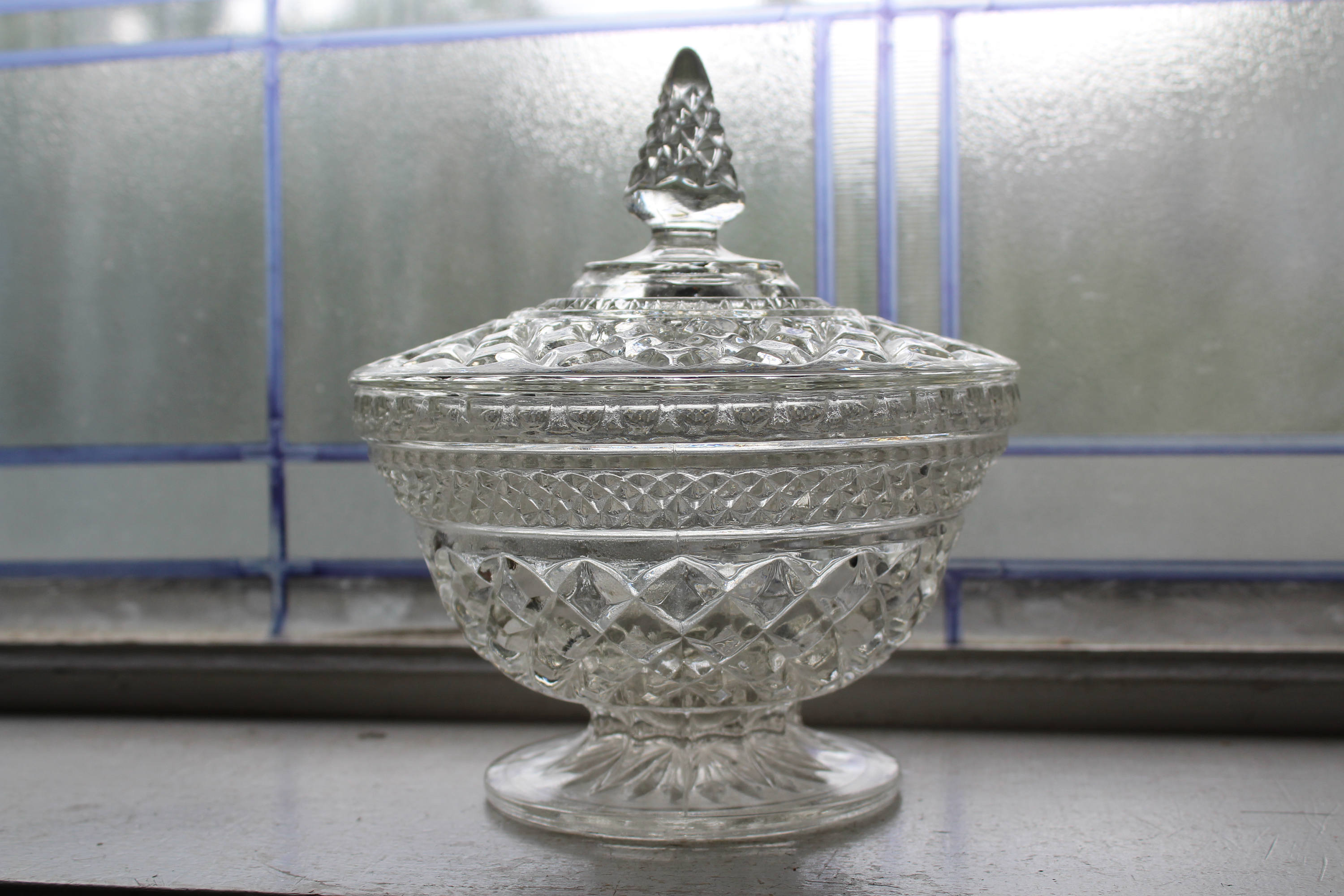 Covered Candy Dish Wexford Anchor Hocking Pressed Glass Diamonds