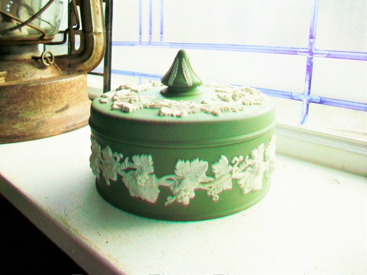 Wedwood Green Jasperware Covered Jar Dish Grapes and Leaves