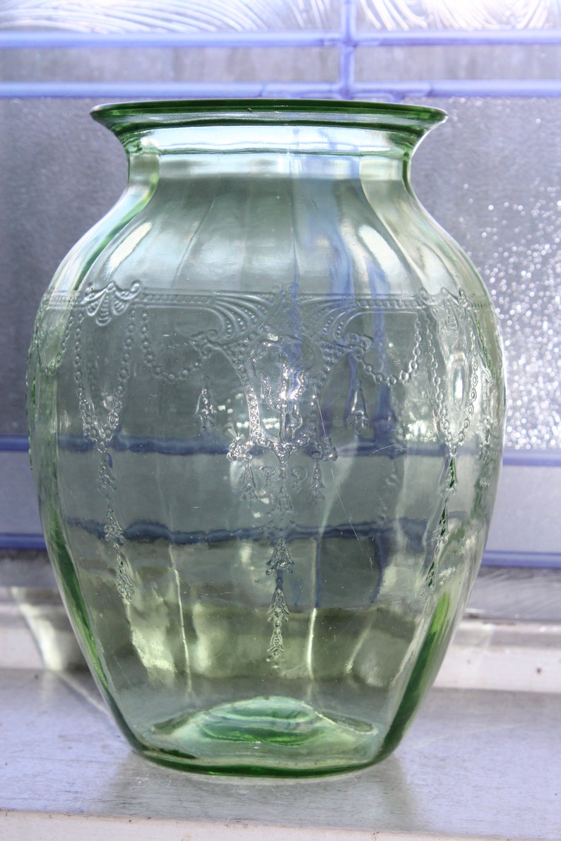 Collectibles Green cameo 8 depression glass vase Collectible Glass etna ...