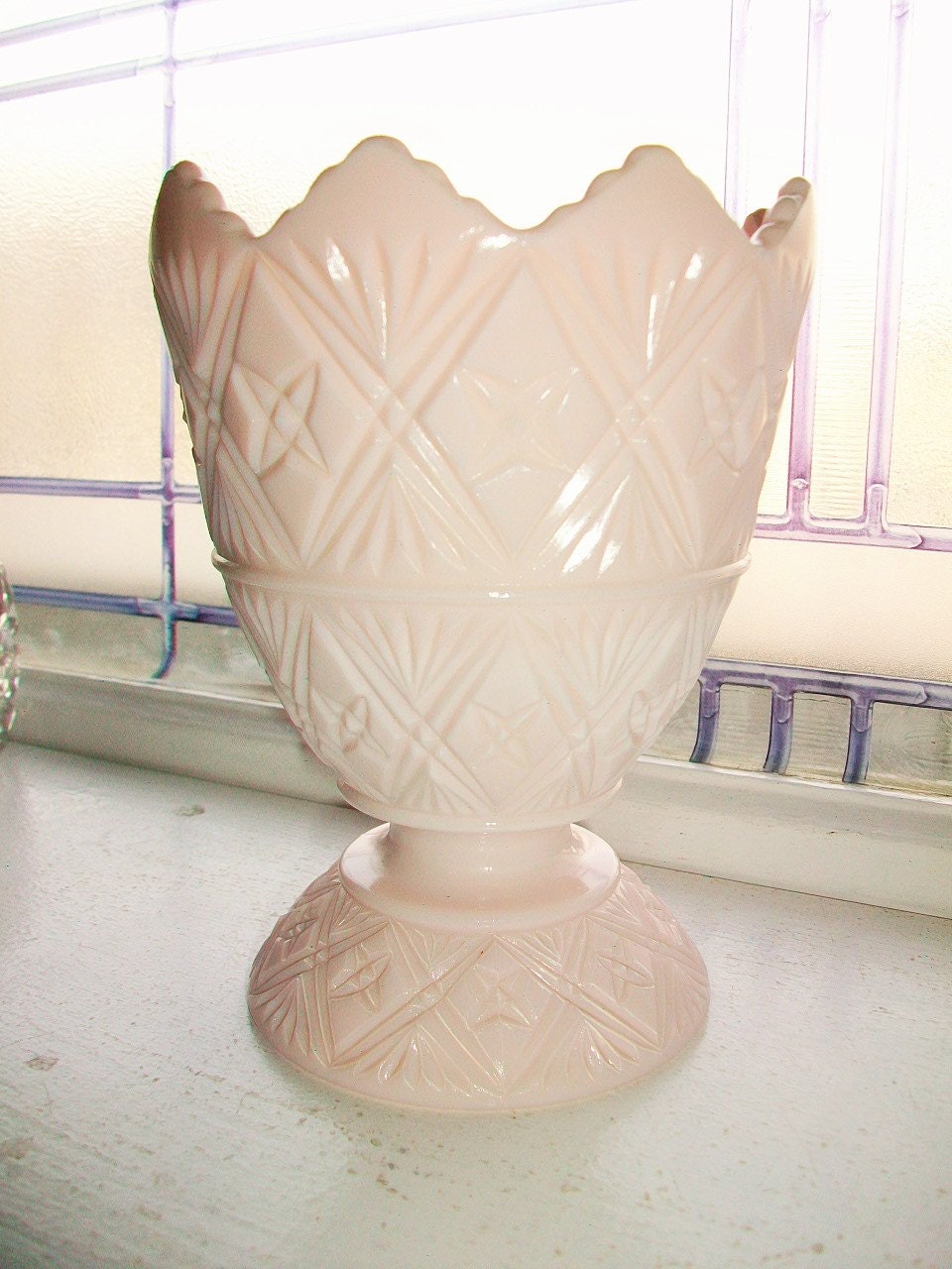 Shell Pink Glass Vase Compote Dish Sawtooth Rim Vintage Napco Star