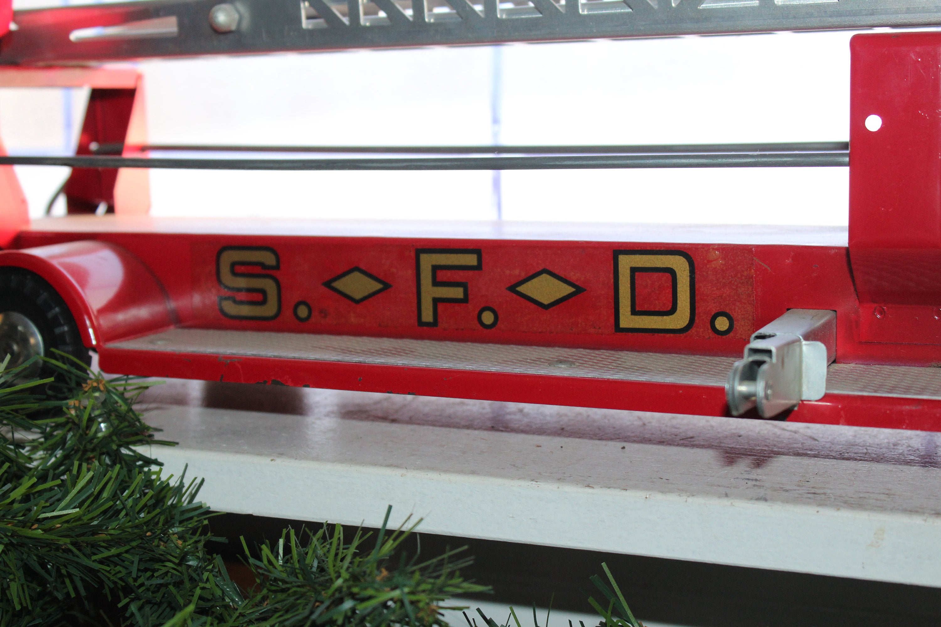 Structo SFD Fire Engine Extension Ladder Truck 1950s