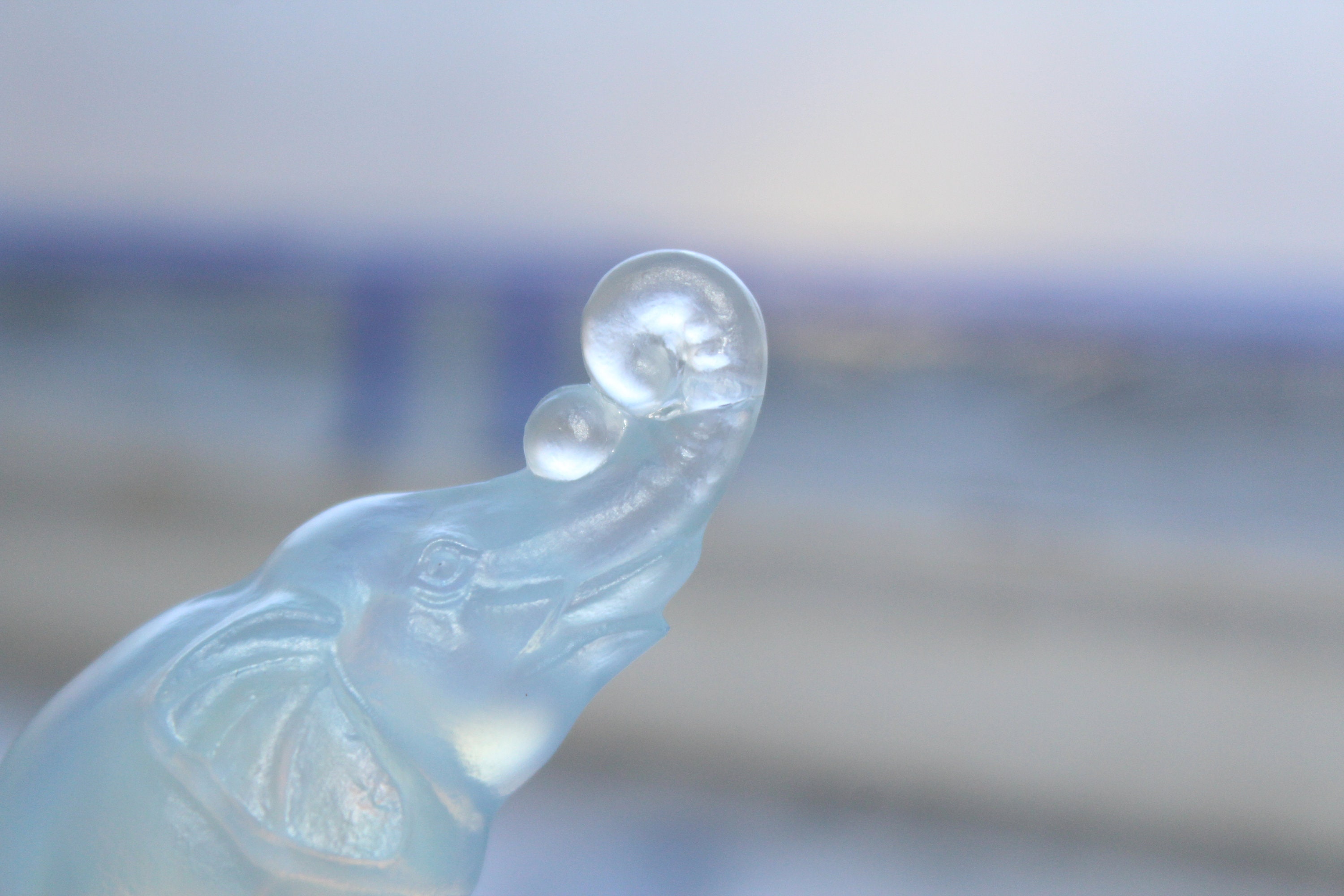 Sabino Glass Opalescent Elephant Figurine