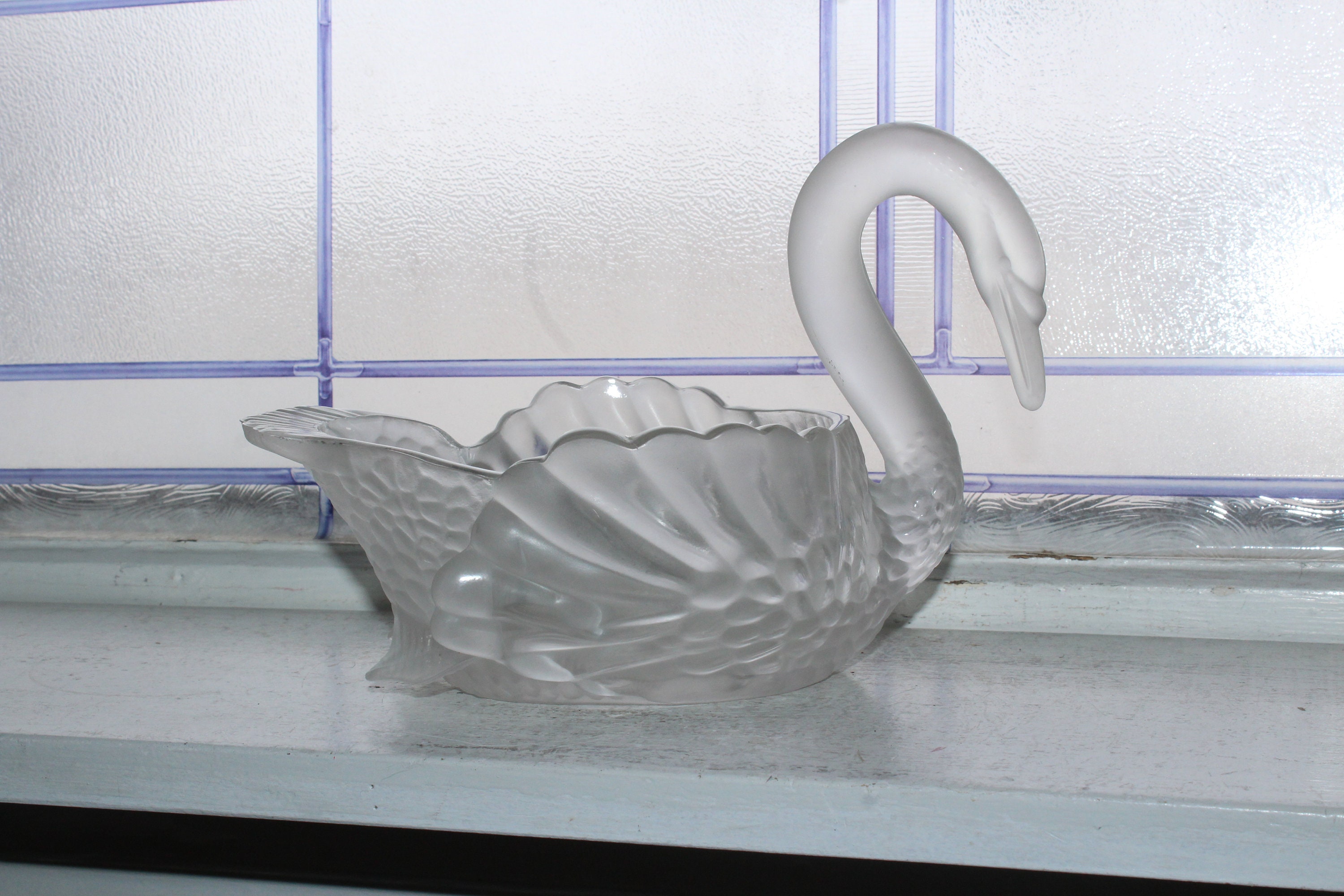 Large Cambridge Glass Frosted Swan Dish Vintage 1950s