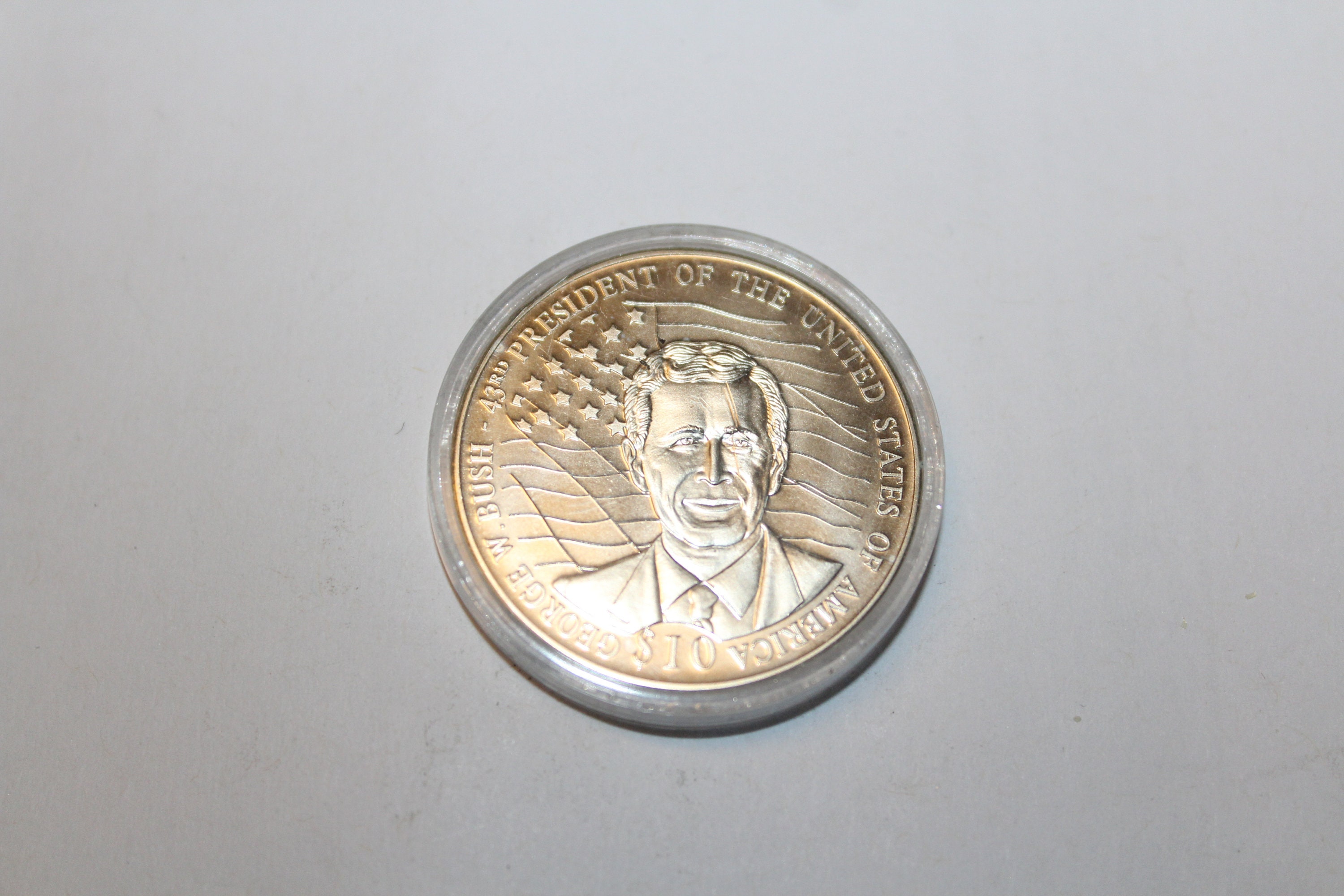 Vintage 2001 George Bush Republic of Liberia Ten Dollar Coin