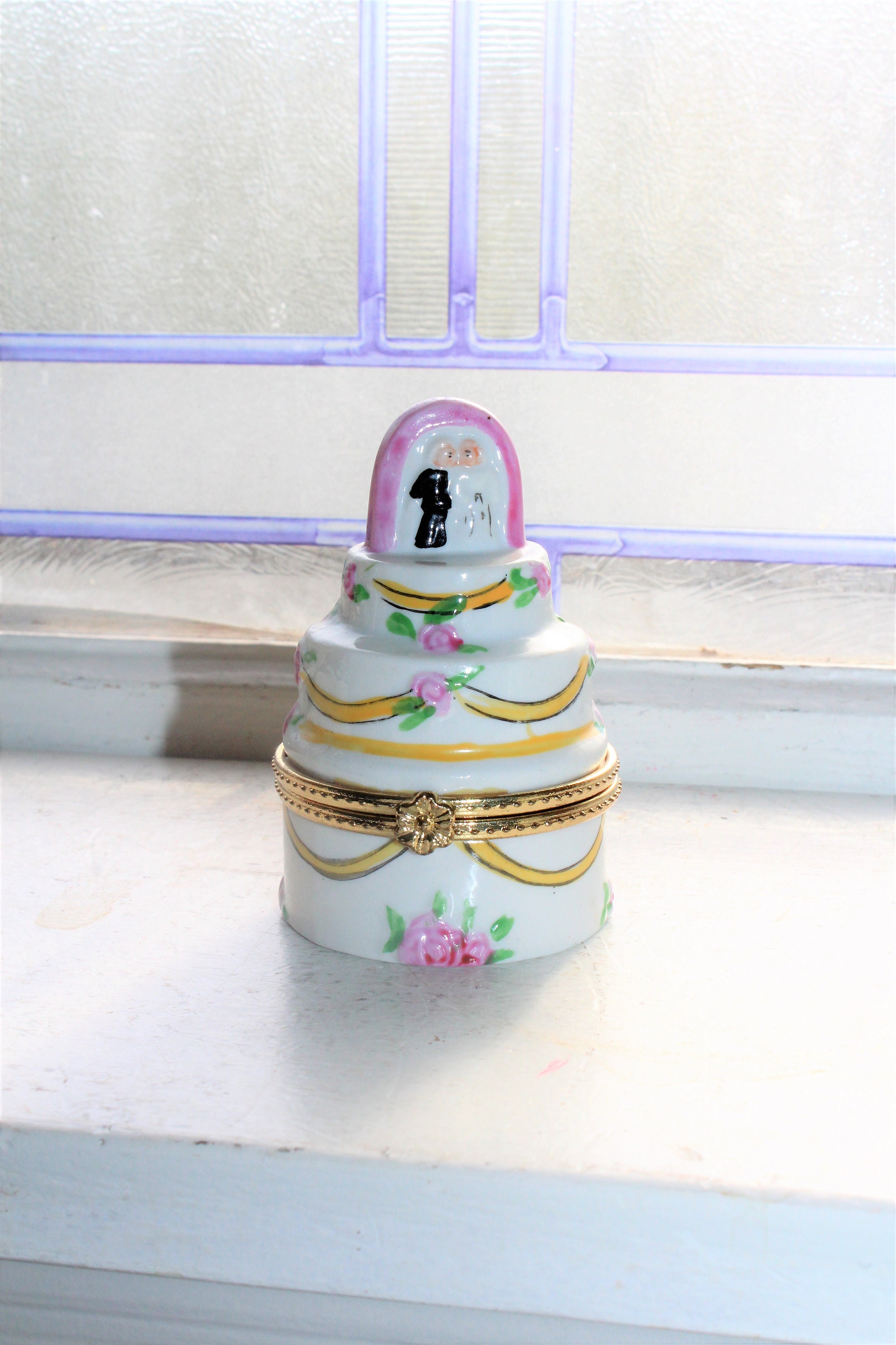 Vintage Wedding Cake Trinket Box Ring Box Bride's Gift