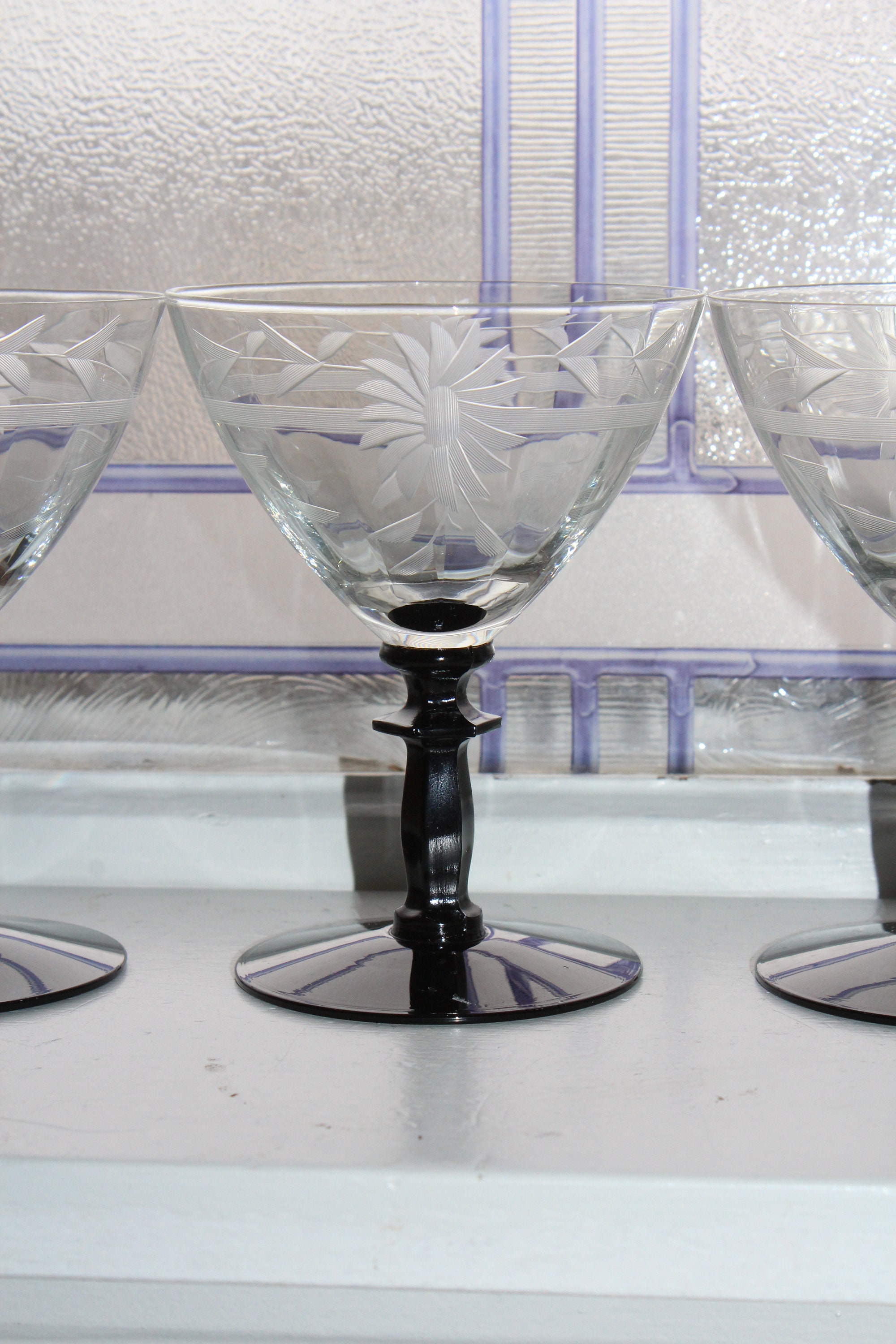 4 Art Deco Wine Glasses Etched With Black Stems