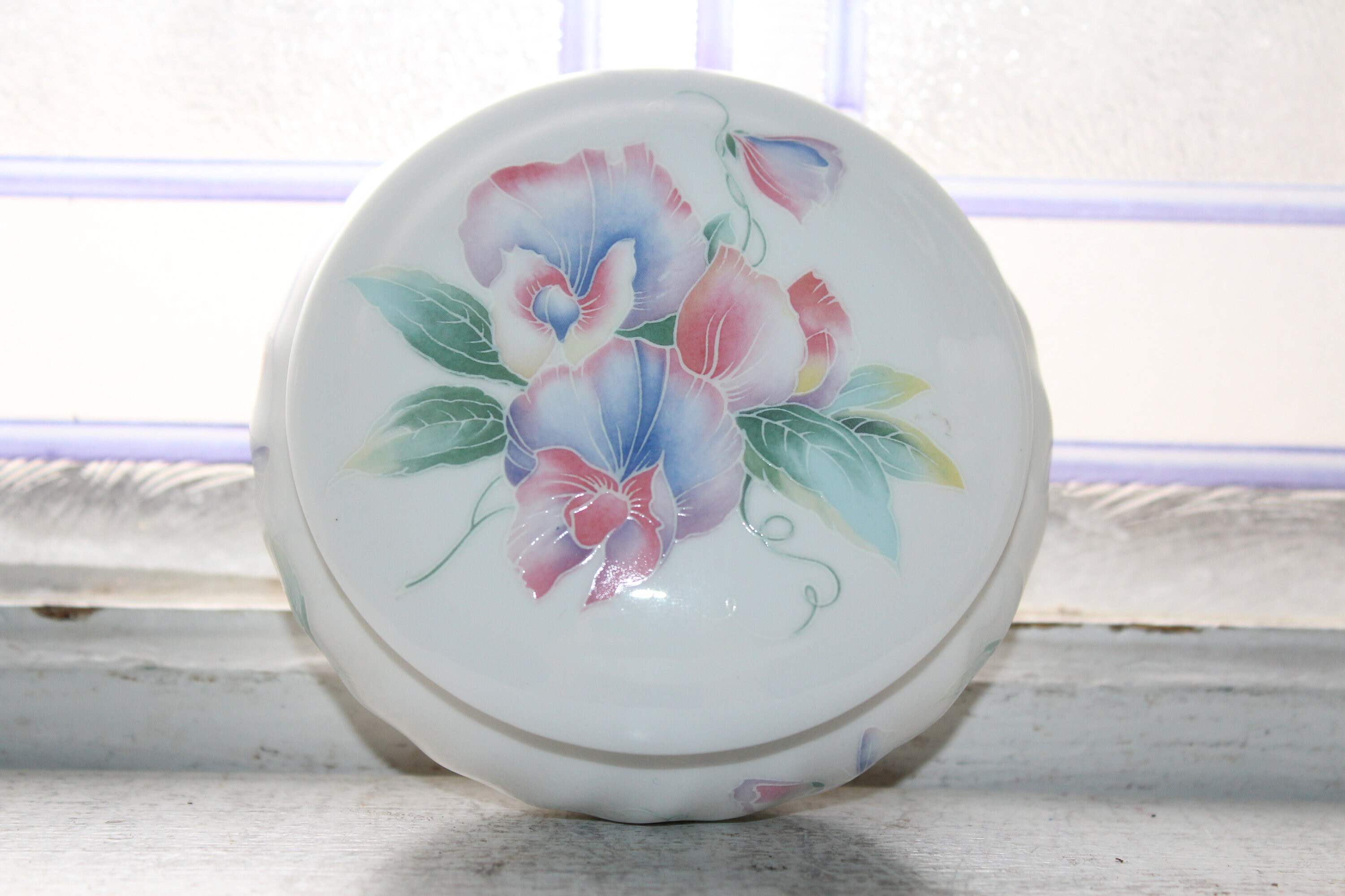 Vintage Aynsley Fine Bone China Trinket Box Little Sweetheart Pattern Vintage Aynsley Fine Bone China Trinket Box Little Sweetheart Pattern
