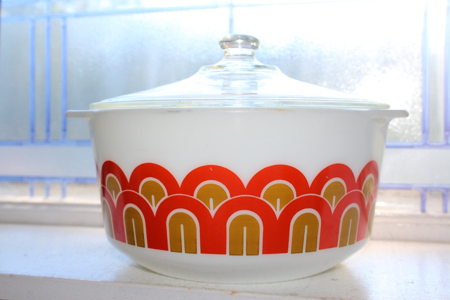 Pyrex Designs Pattern 3 Qt Casserole with Lid Art Deco Arches Vintage 1970s