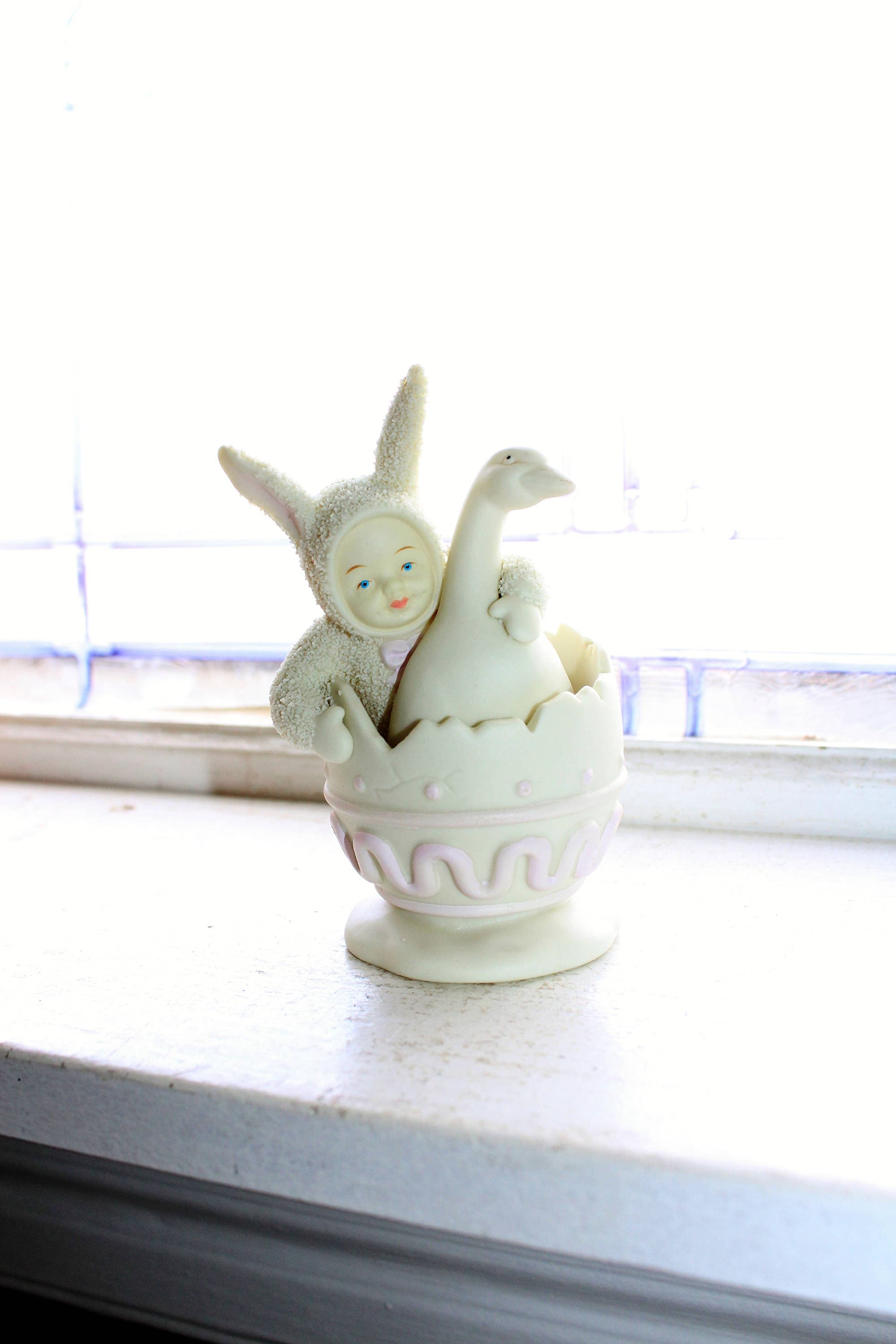 Dept 56 Snowbabies Figurine Double Yoke Goose and Bunny In Egg 1997