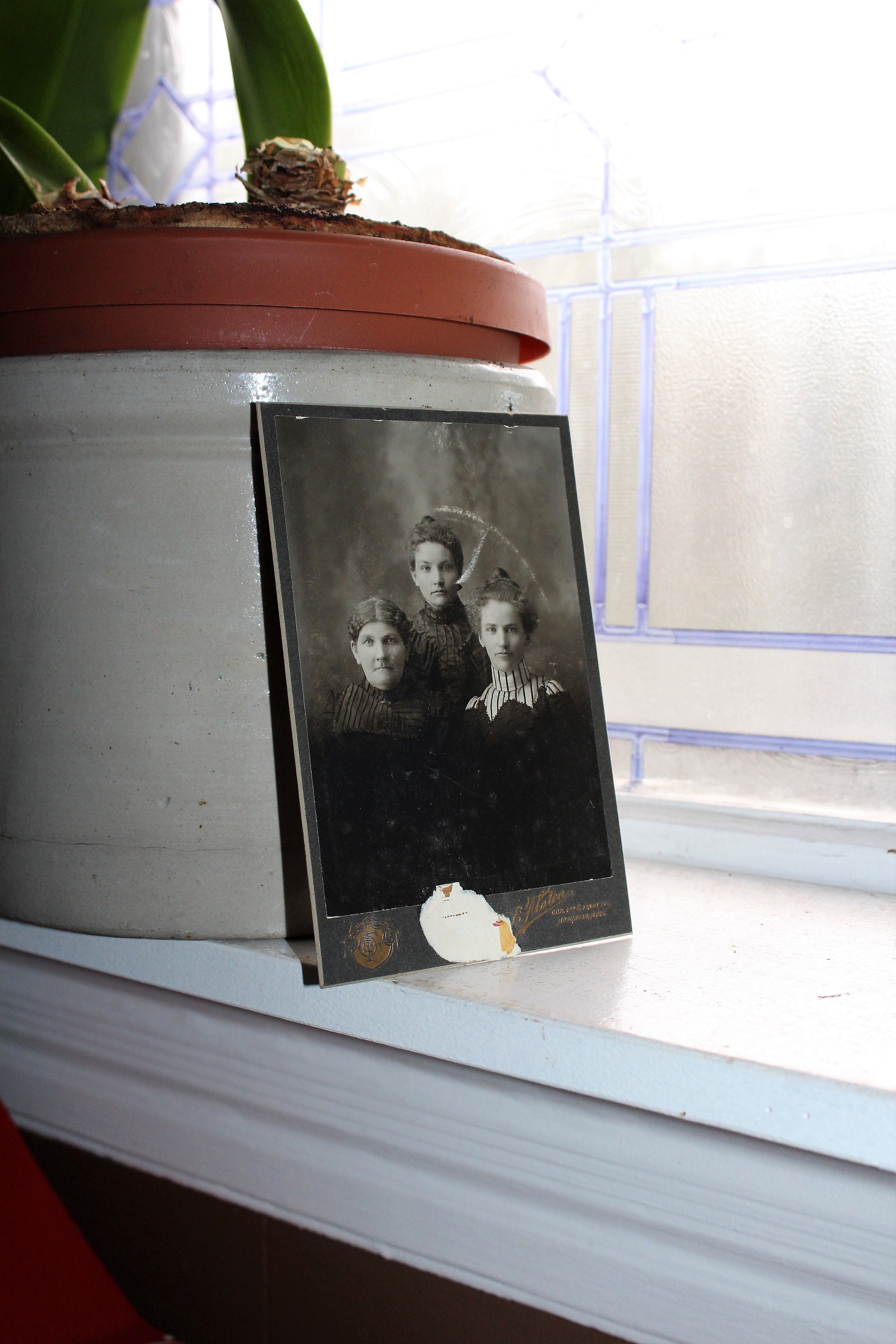 Vintage Cabinet Card Photograph Beautiful Victorian Women