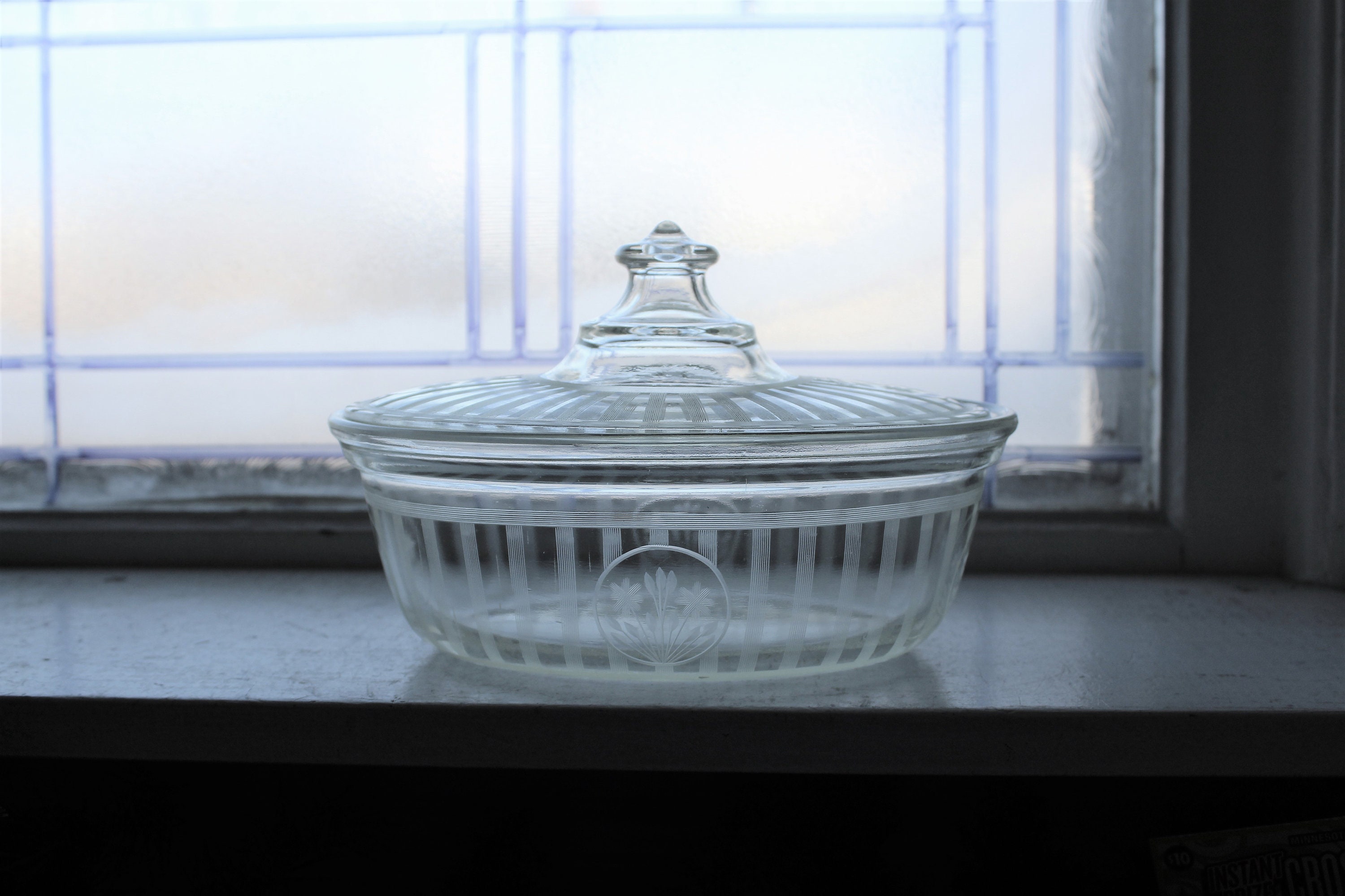 Vintage 1920s Art Deco Pyrex Casserole Dish with Lid