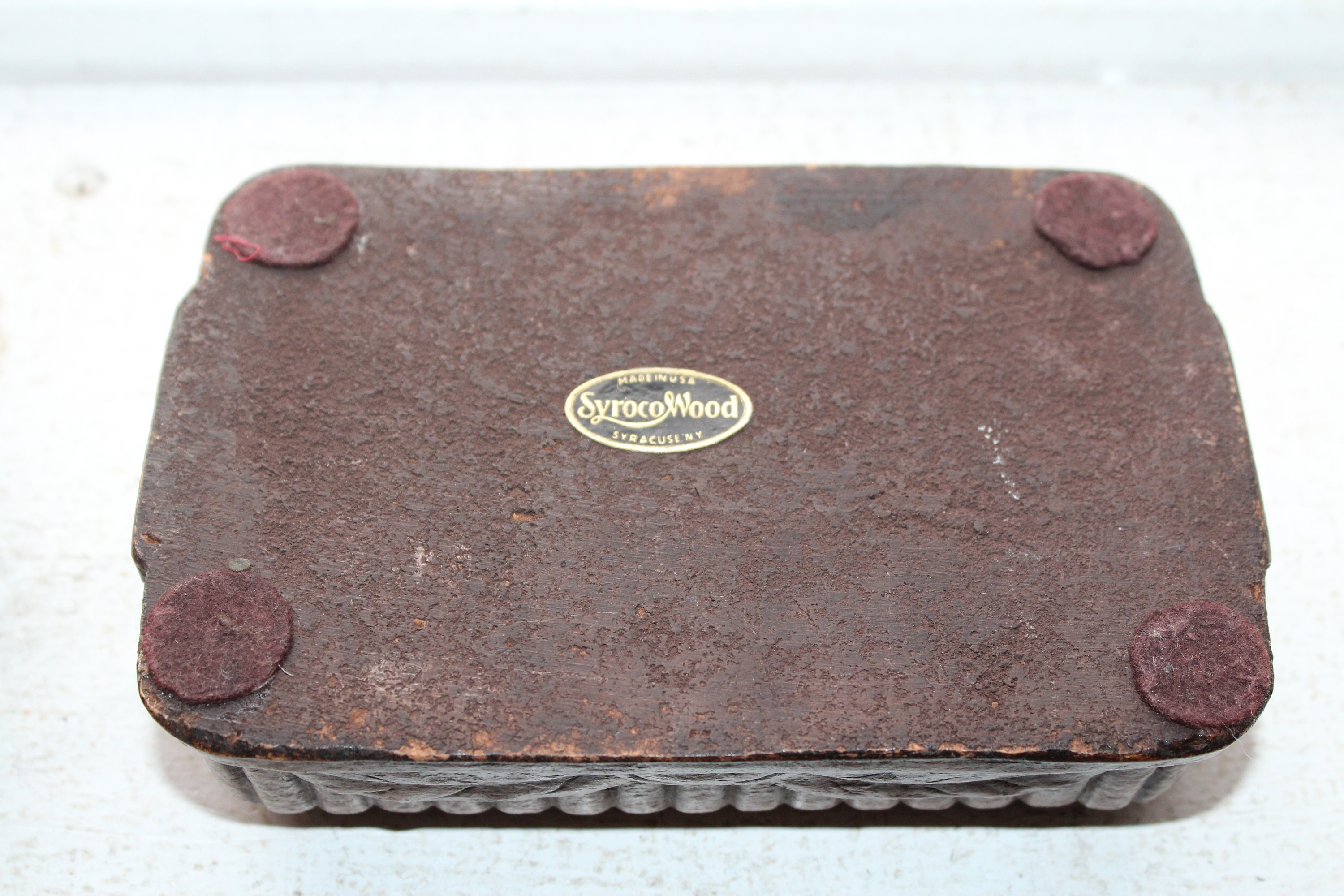 Vintage Trinket Box with High Relief Acorns Syroco Wood Cigarette Box