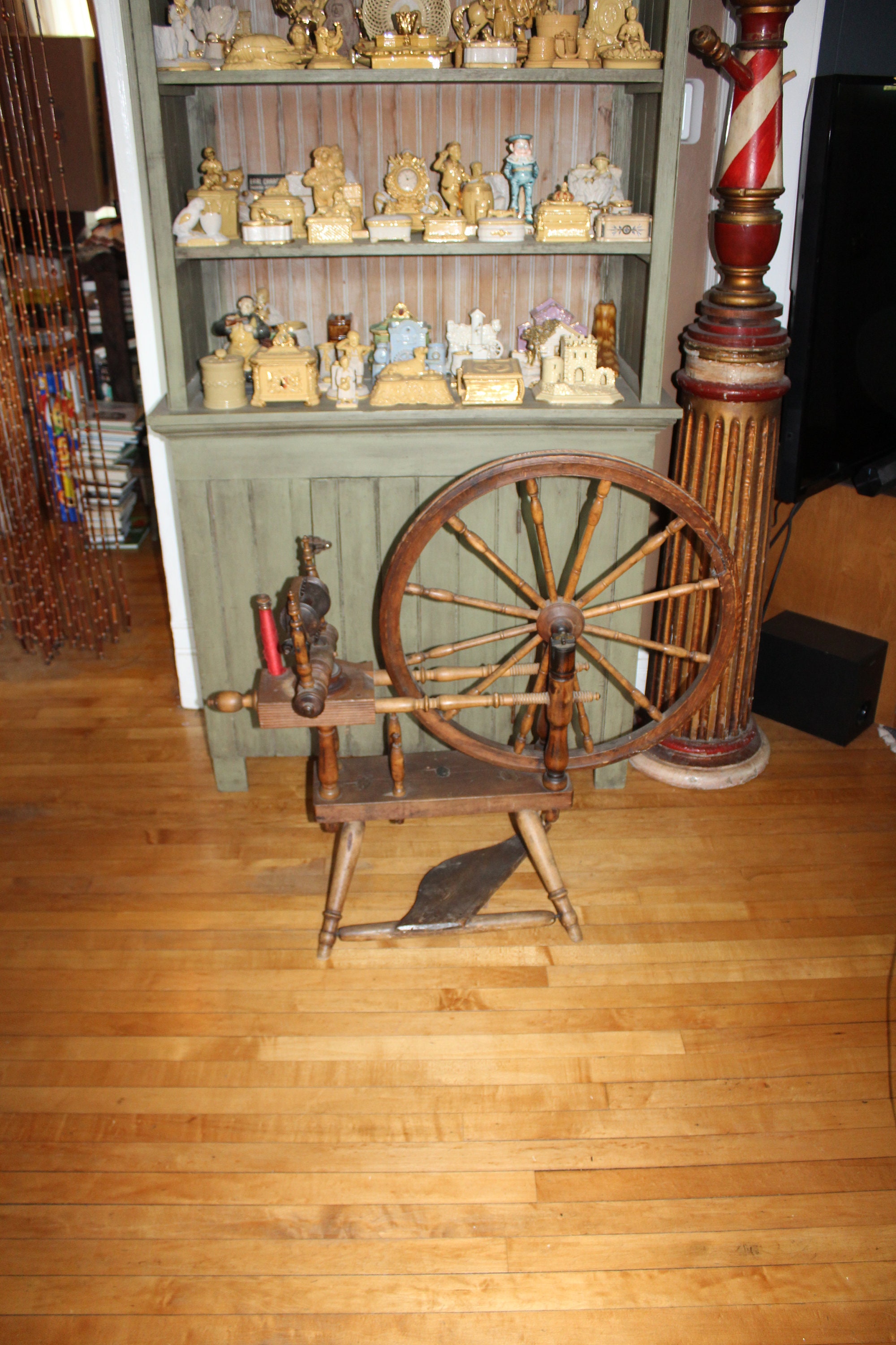 Large 19th Century Spinning Wheel Fabulous Country Antique