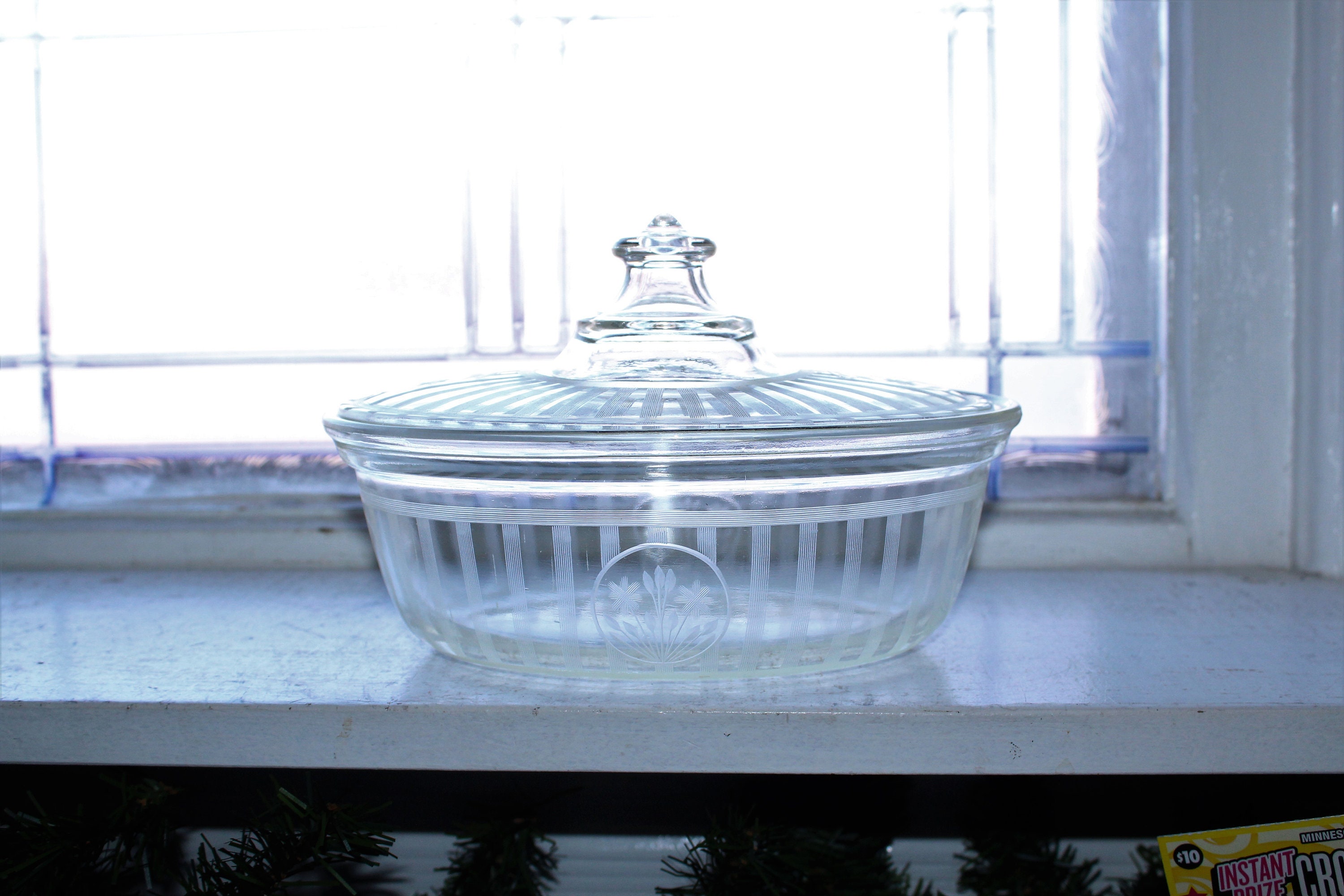 Vintage 1920s Art Deco Pyrex Casserole Dish with Lid