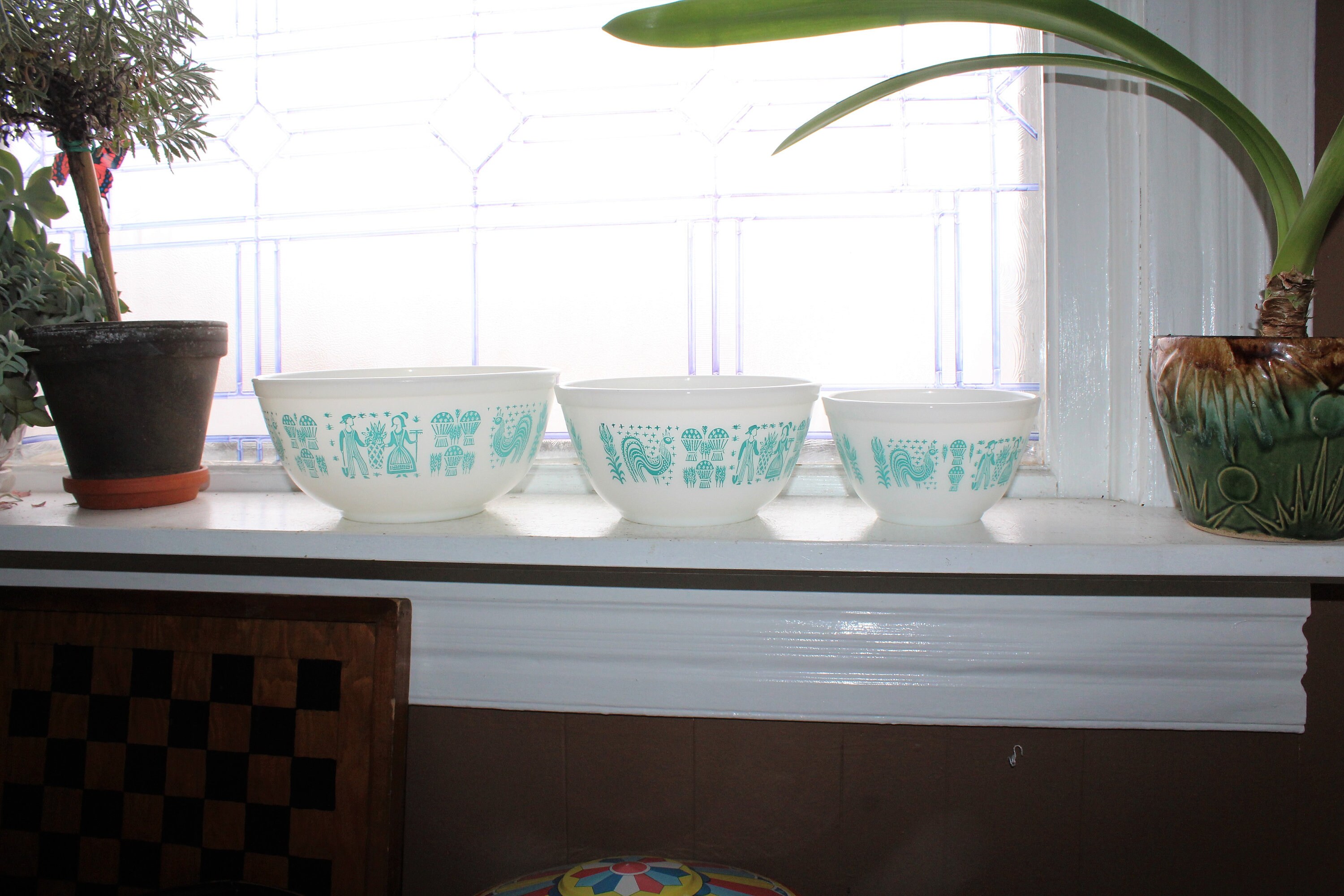 3 Vintage Pyrex Nesting Bowls Amish Butterprint Turquoise & White