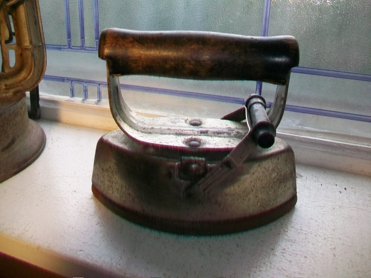 Antique Sad Iron Wood Handle Farmhouse Decor