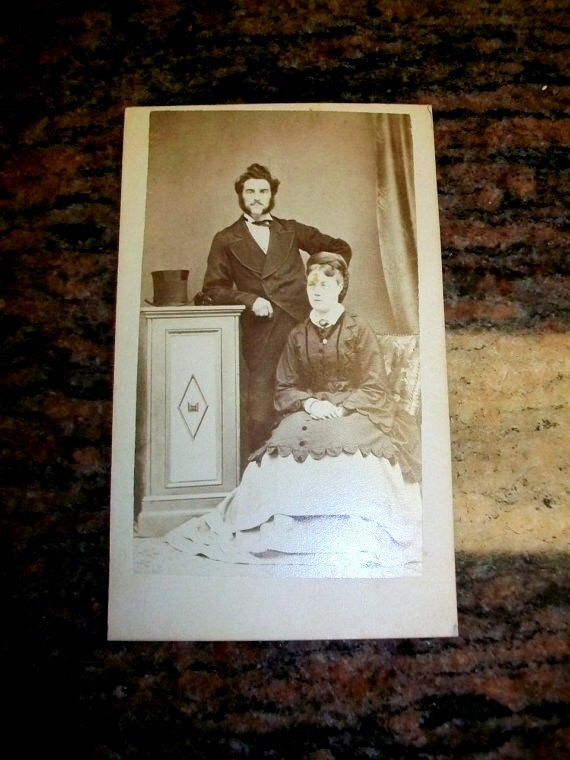 Vintage CDV Photograph Victorian Couple 1800s