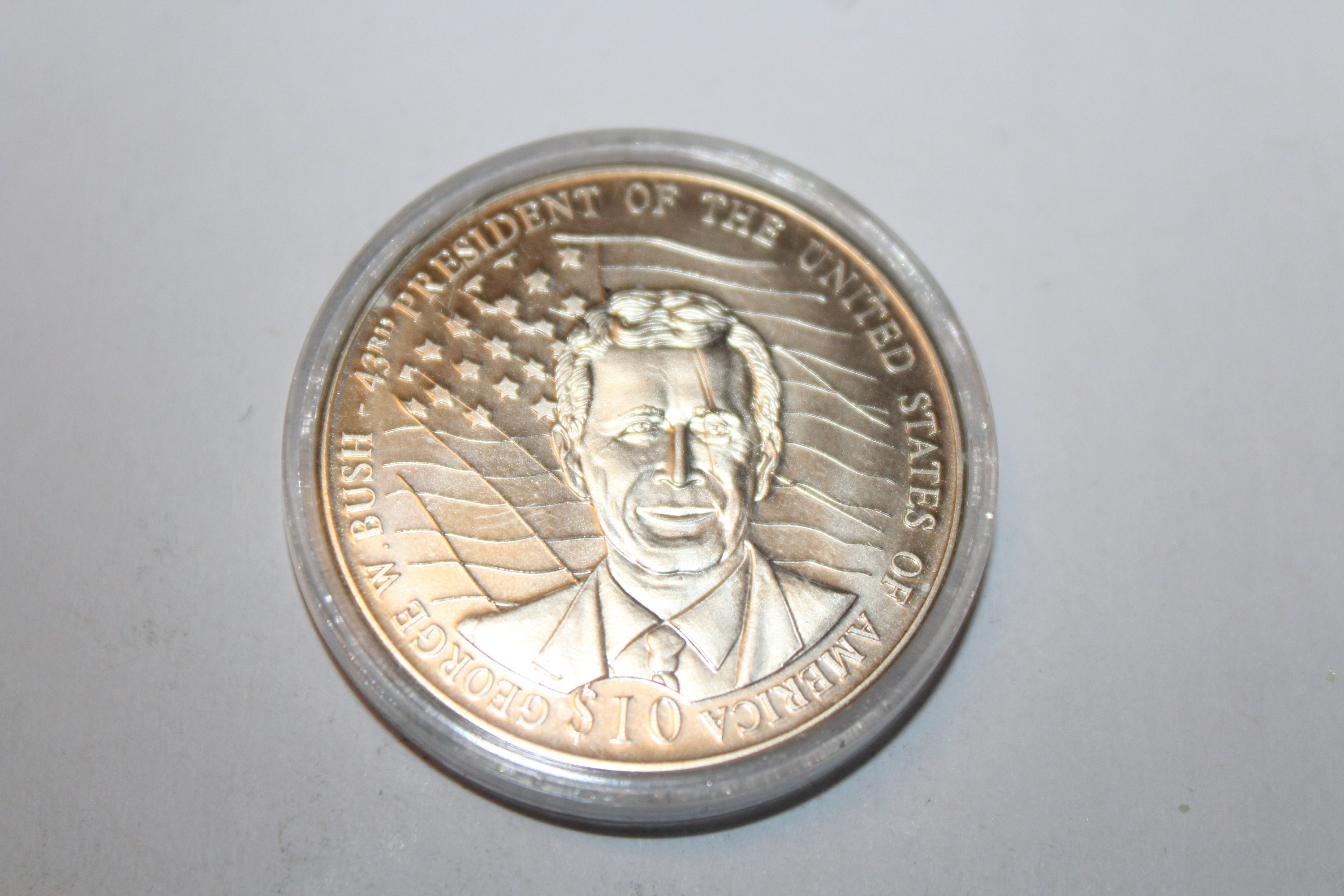 Vintage 2001 George Bush Republic of Liberia Ten Dollar Coin