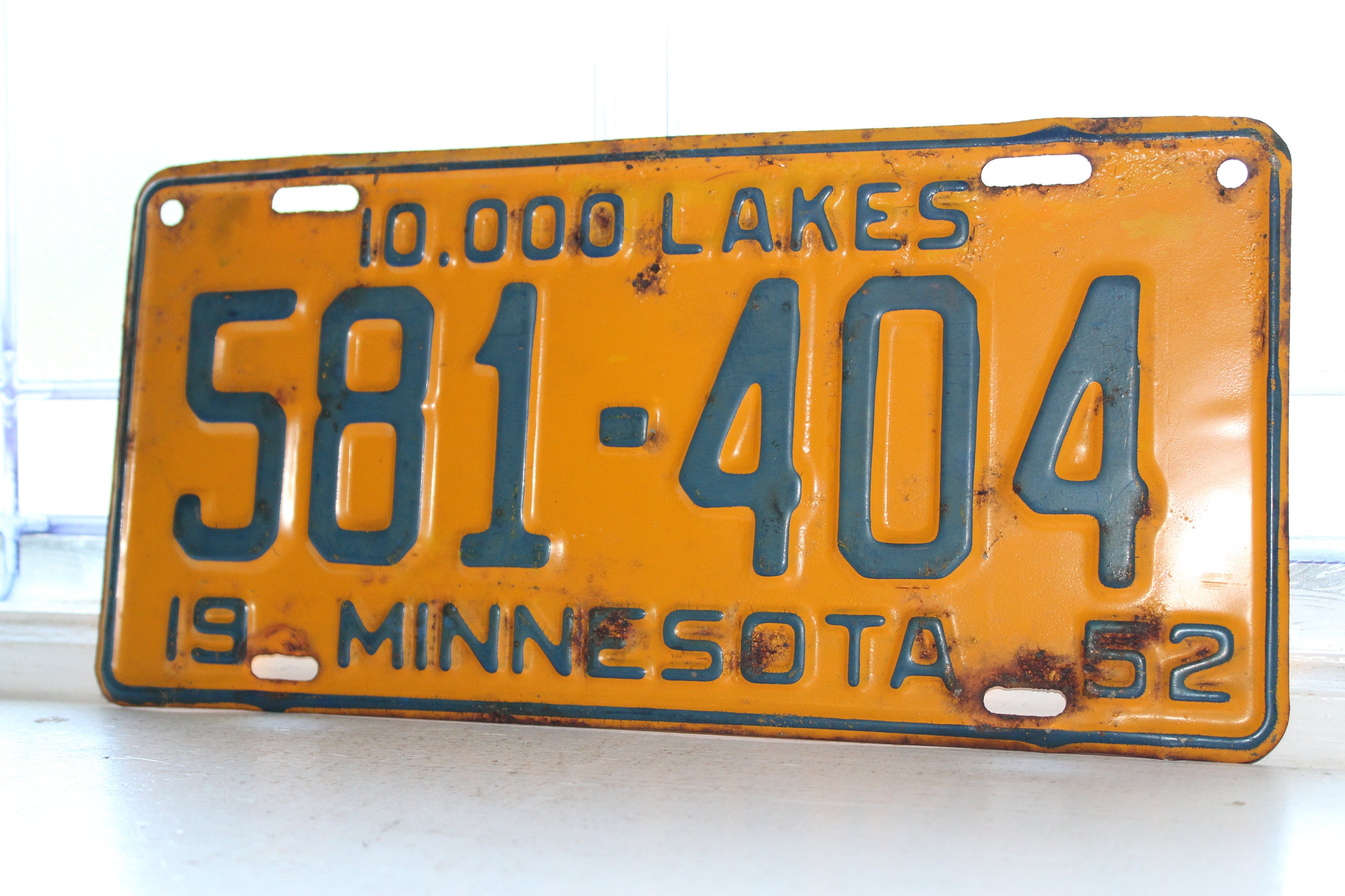Vintage 1952 Minnesota License Plate Man Cave Decor