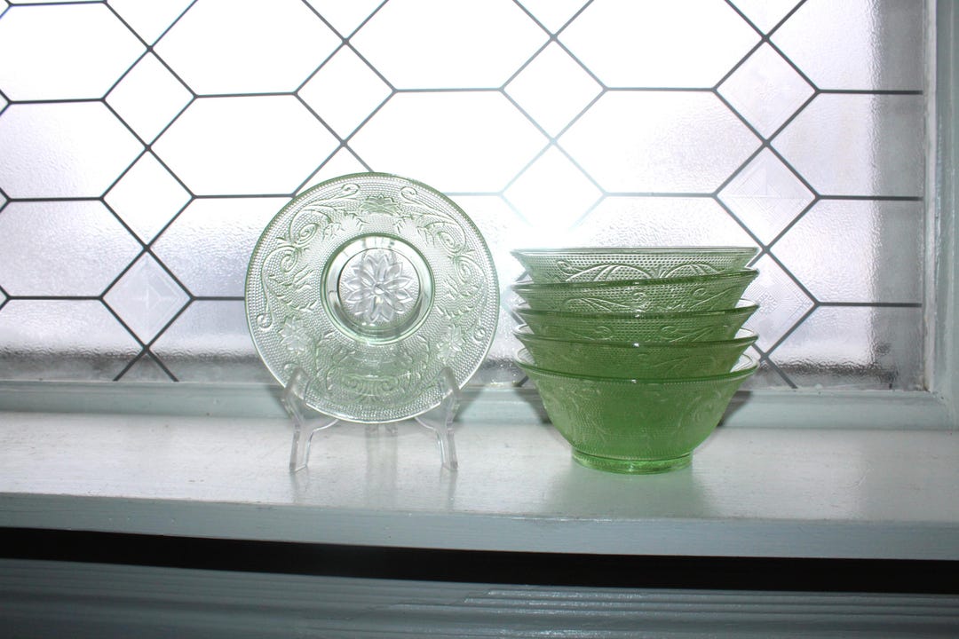 Chantilly Green Tiara Sandwich Glass 6 Salad Bowls - Etsy