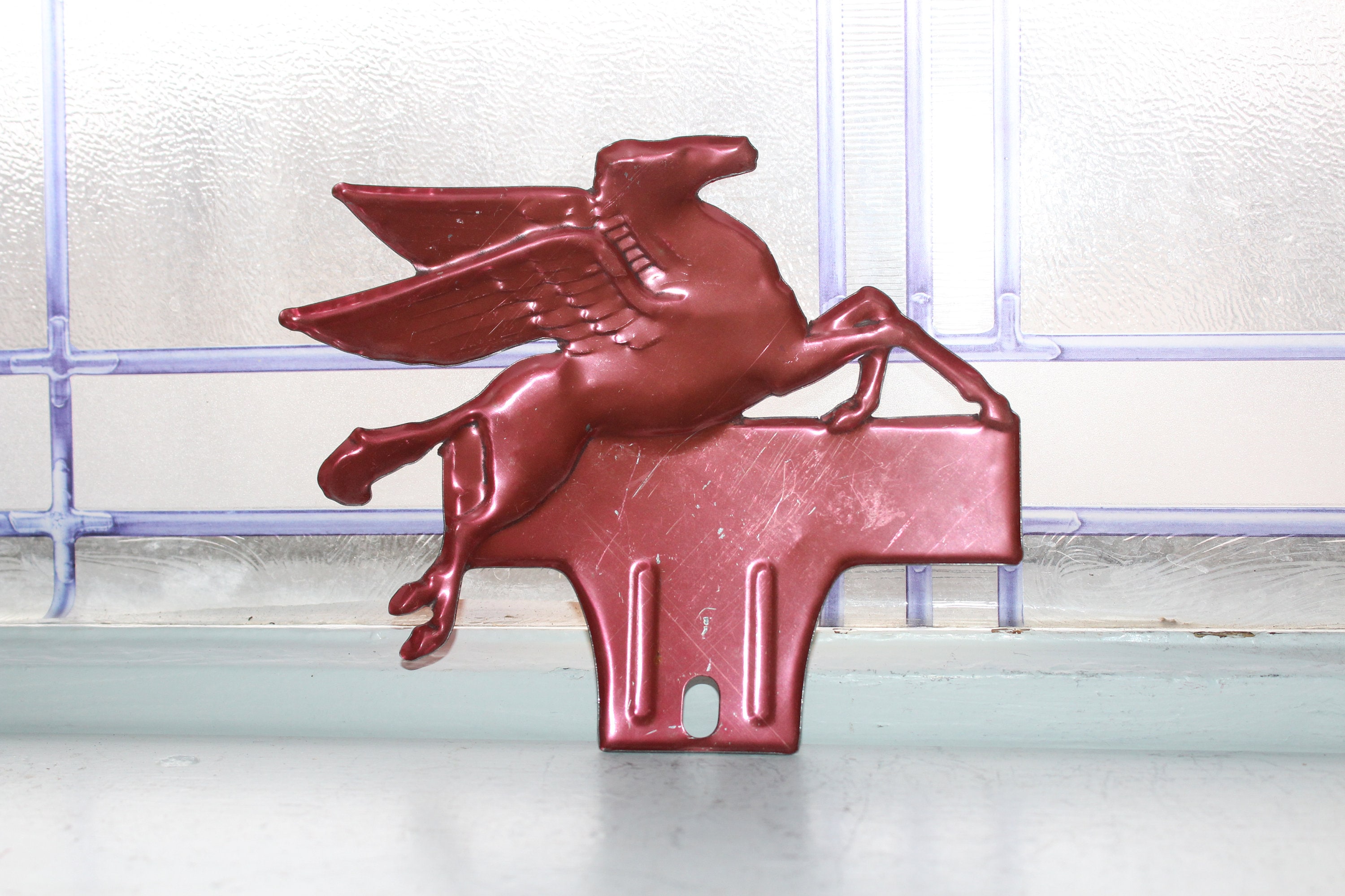 Vintage Mobil Oil Pegasus Tin License Plate Topper