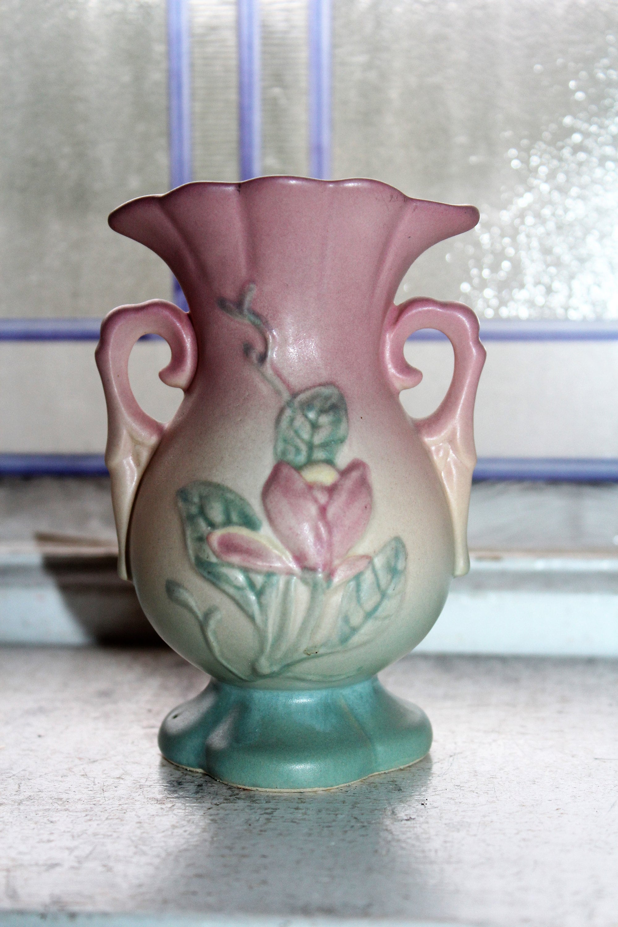 Hull Pottery Magnolia Vase 13 Vintage 1940s Hull Pottery Magnolia Vase 13 Vintage 1940s