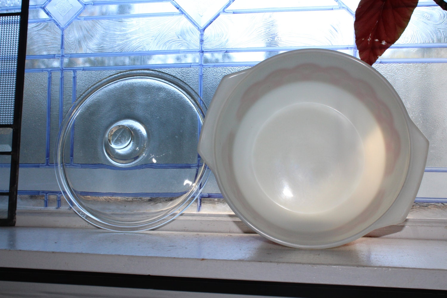 Pyrex Designs Pattern 3 Qt Casserole with Lid Art Deco Arches Vintage 1970s