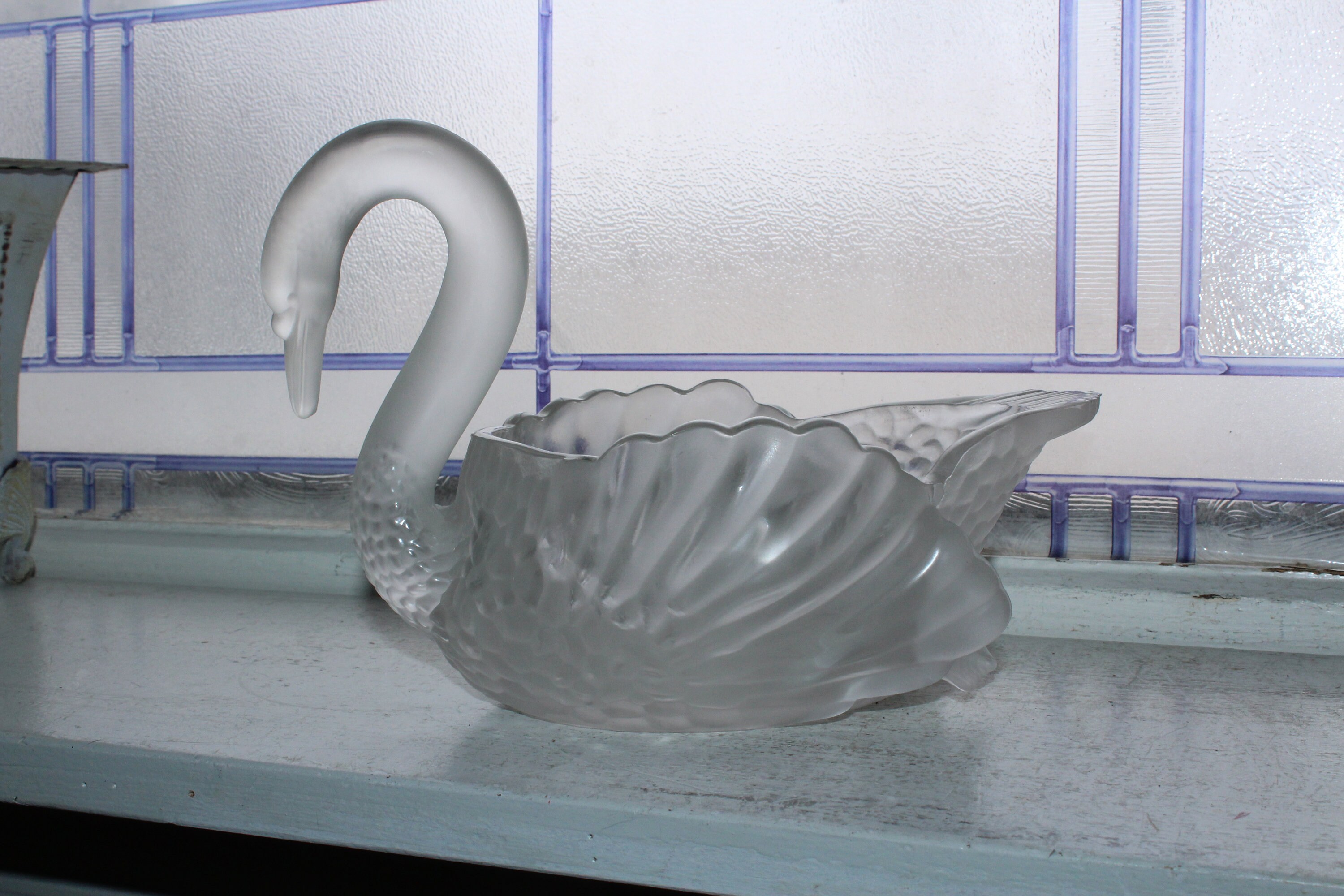 Large Cambridge Glass Frosted Swan Dish Vintage 1950s