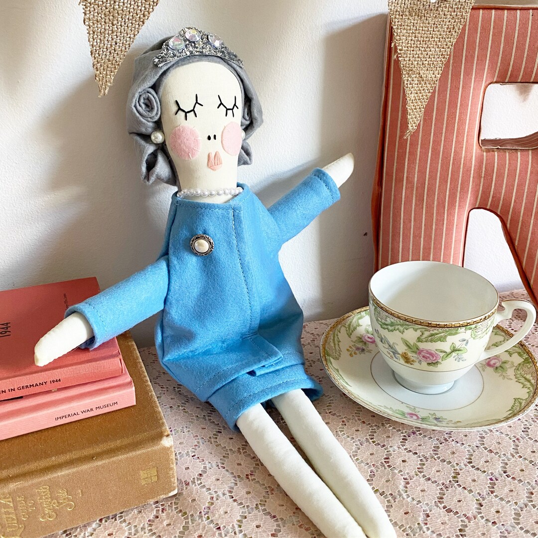 Queen Elizabeth, Her Majesty, Hrh, Queen Doll, Heirloom Doll, Platinum ...