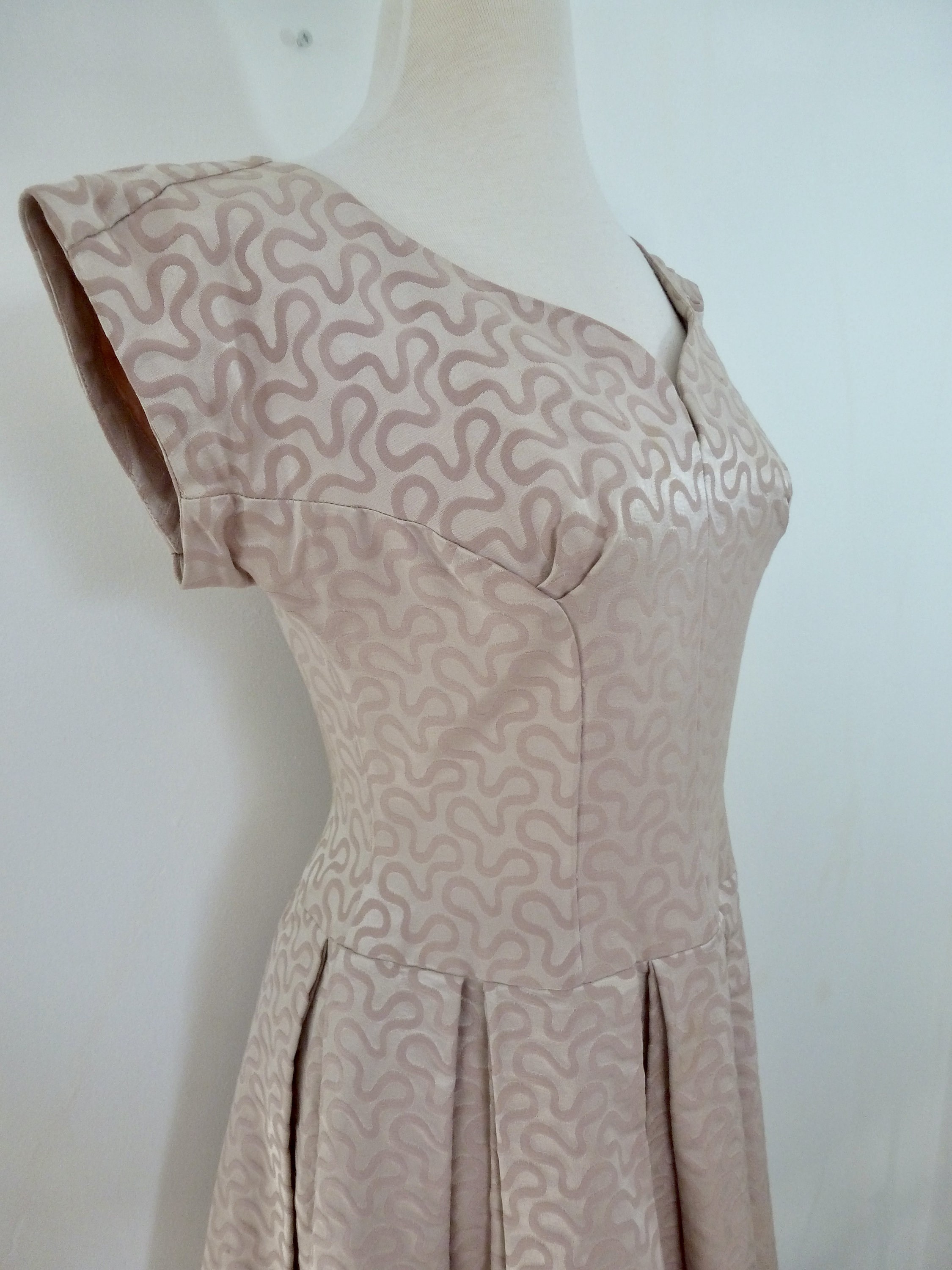 50's Pale Pink Atomic Dress Cupcake Full Skirt Iridescent | Etsy