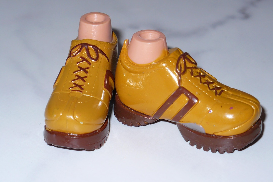 MGA BRATZ DOLL ~ Boyz ~ Struttin' Style Shoe Pack ~brown Tie up Casual ...