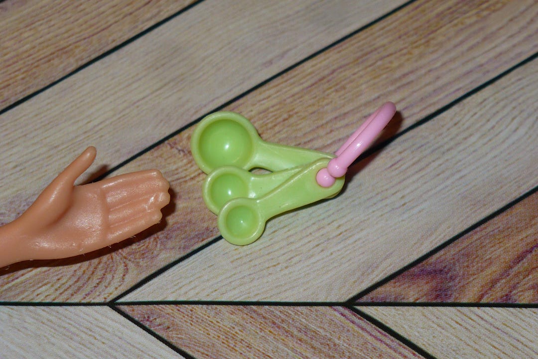 Mattel Barbie Doll Dream House Accessory ~ Kitchen Baking Barbie Green ...