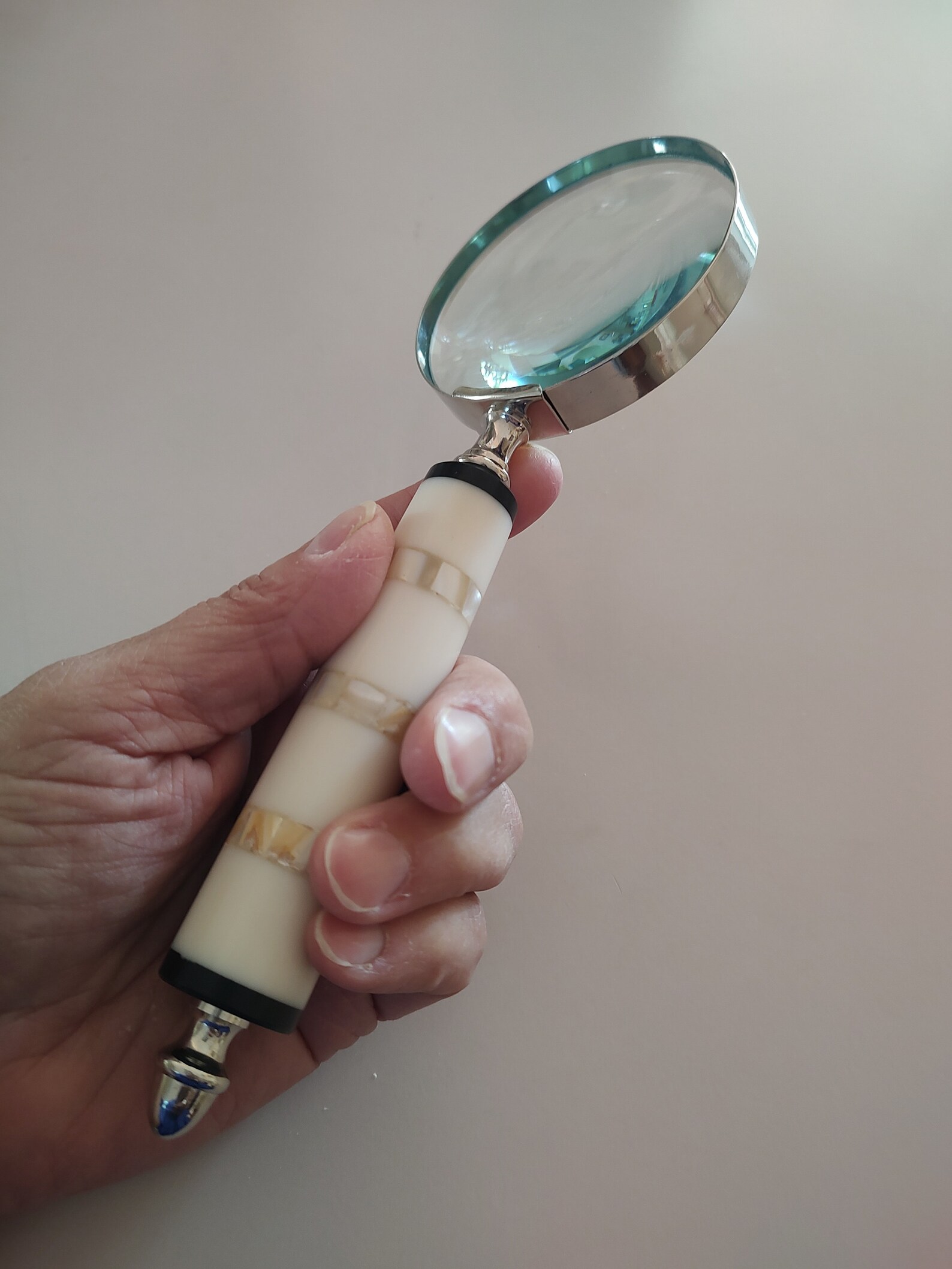 Magnifying Glass Handheld Resin Handle With Mother of Pearl Accent ...