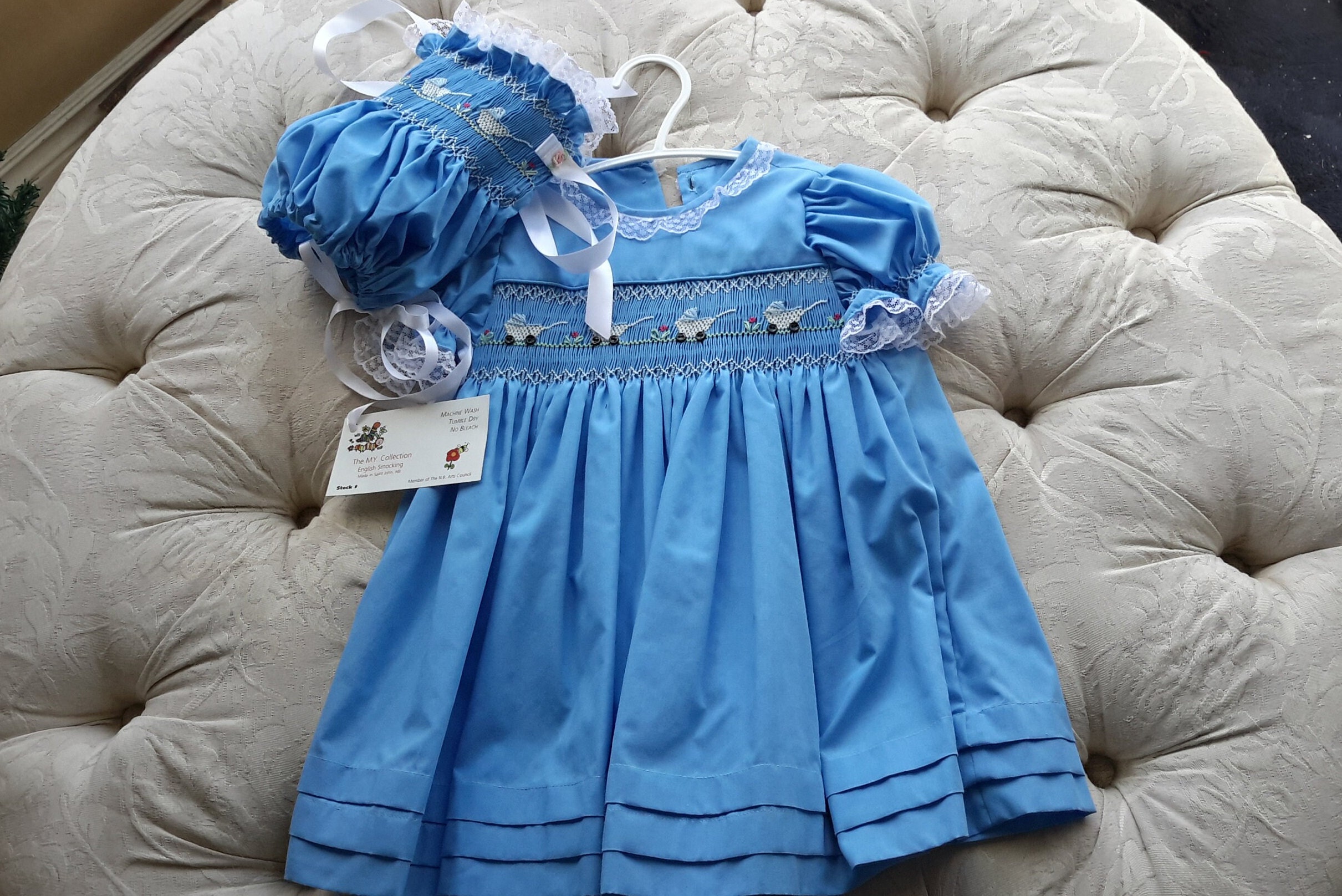 Little Girl Dresses. Hand Smocked Girls Dresses and Bonnet.. Baby ...