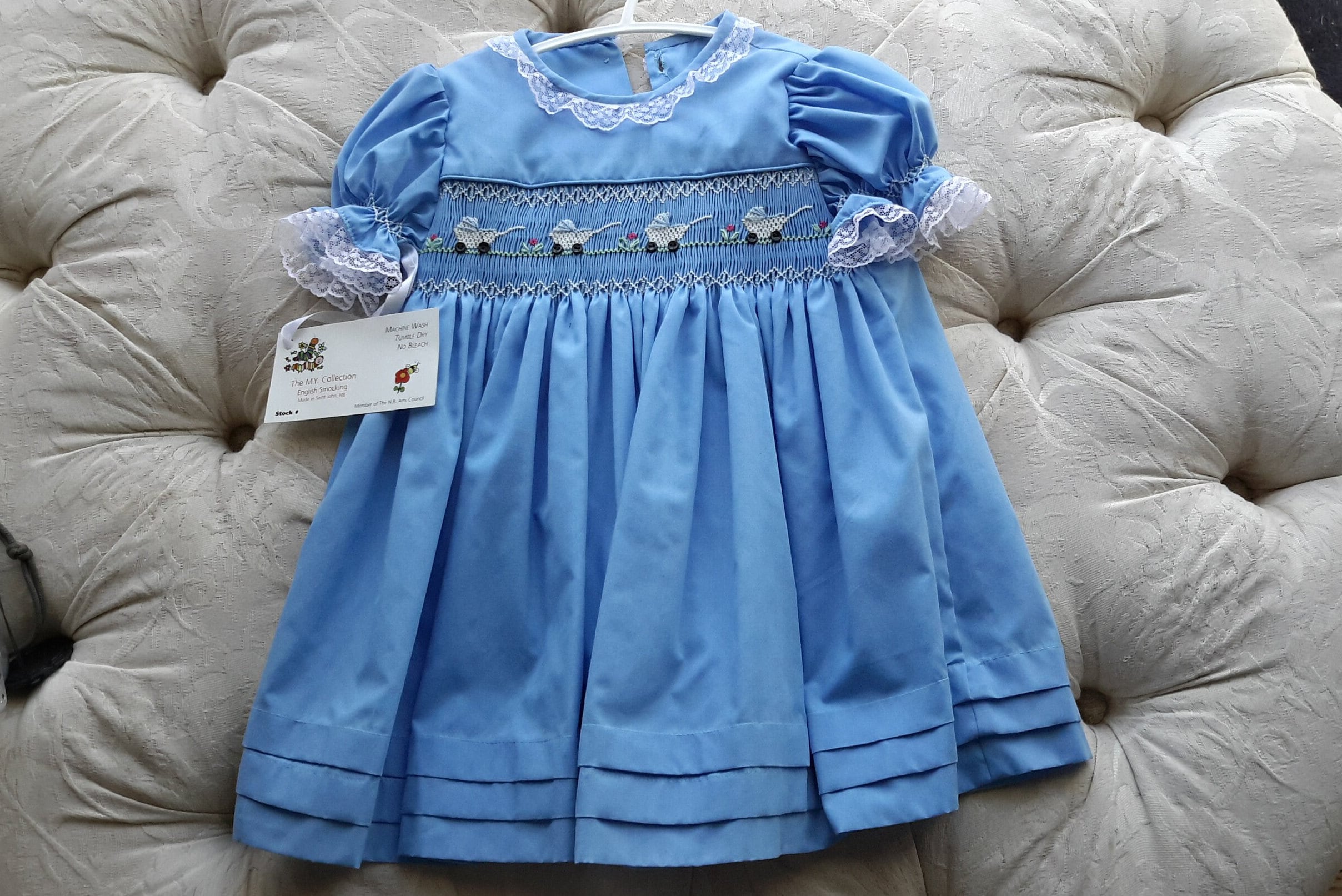 Little Girl Dresses. Hand Smocked Girls Dresses and Bonnet.. Baby ...
