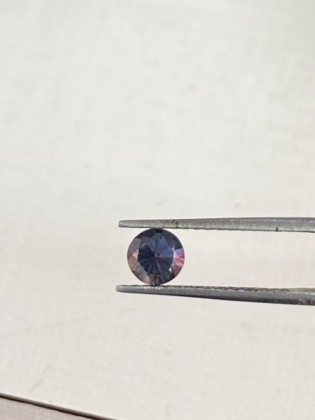 Extremely Rare Color Change Sapphire Cutstone Round Wt 0.73 Carat ...