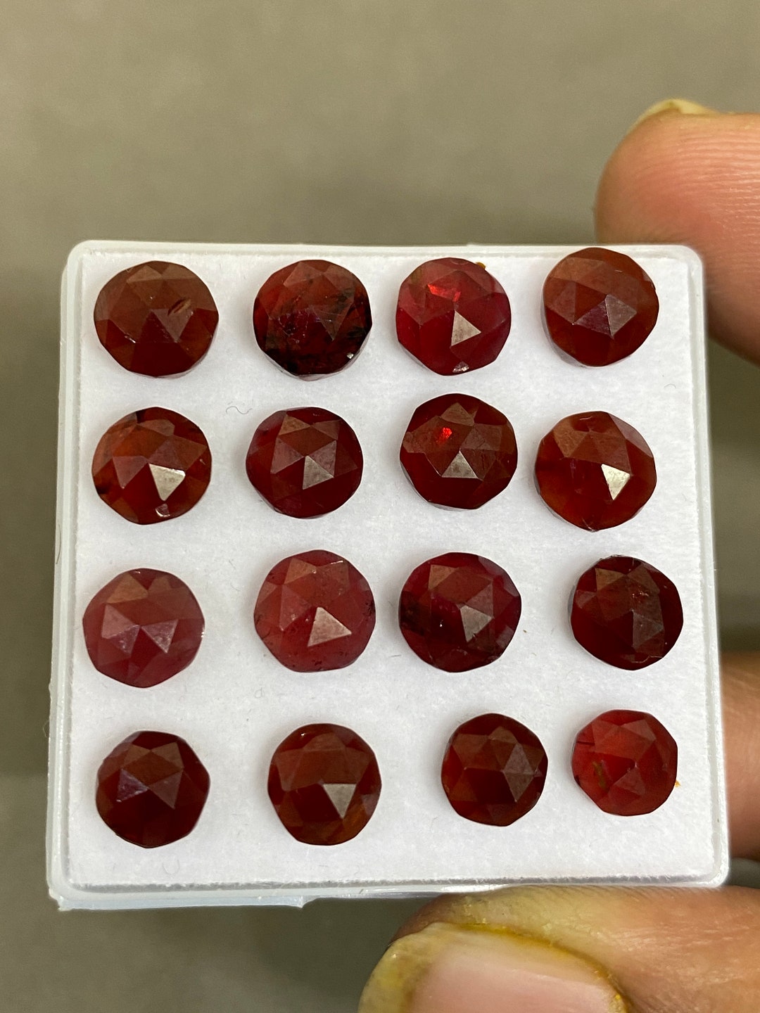 Shimmering Red Garnet Round Shape Rosecut Weight 32 Carats Pcs 16 Size ...