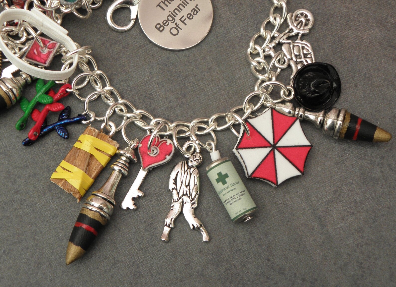 Resident Evil 2 The Beginning Of Fear Charm Bracelet Joyas Etsy Espa a resident-evil-2-the-beginning-of-fear-charm-bracelet-joyas-etsy-espa-a