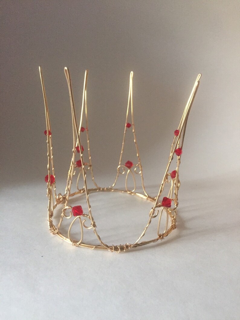 Queen of Hearts Crown made with gold wire and red crystals | Etsy
