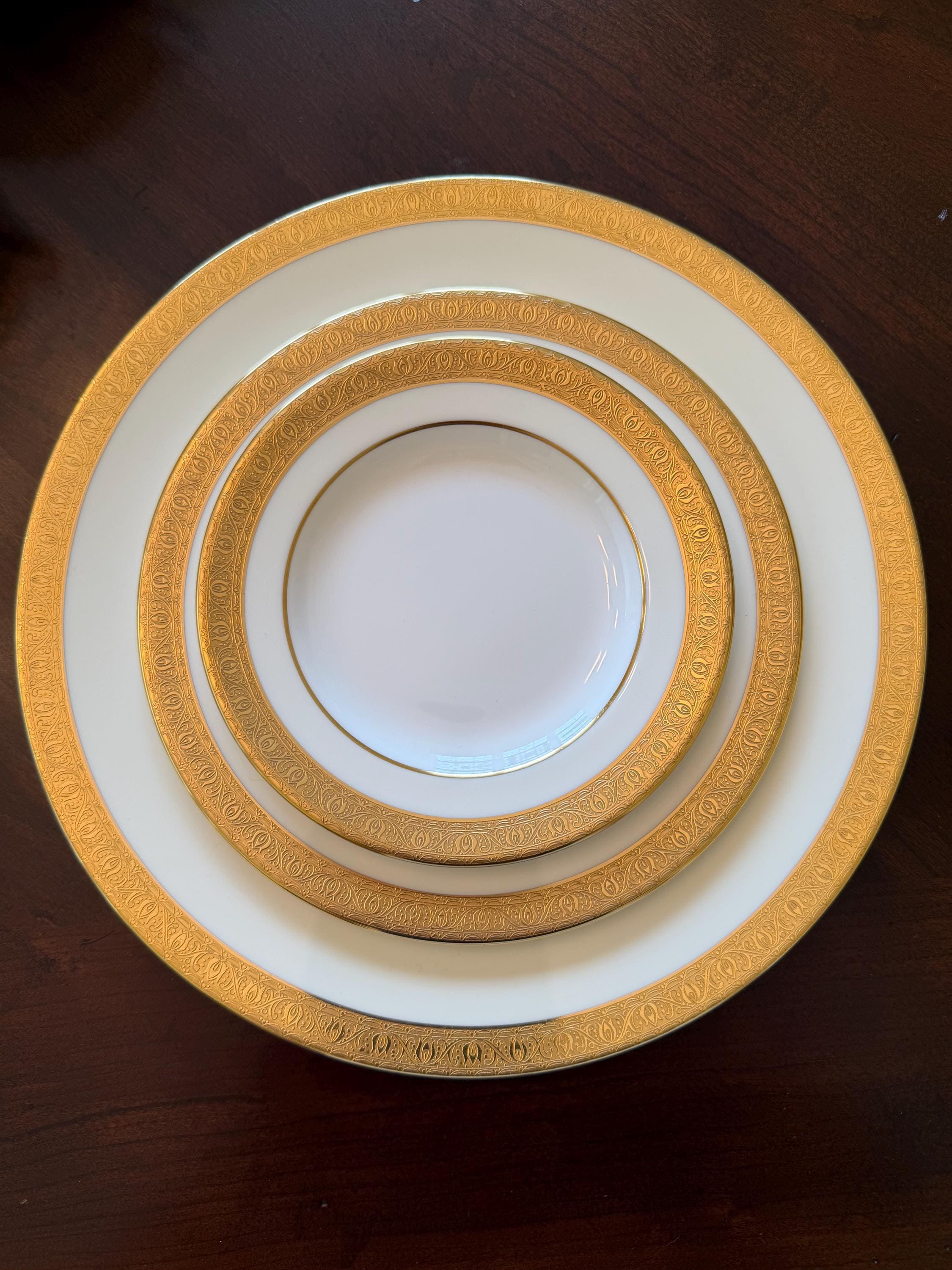 Minton Buckingham Bone China 54-piece Dinnerware Set With 22K Gold Rim ...