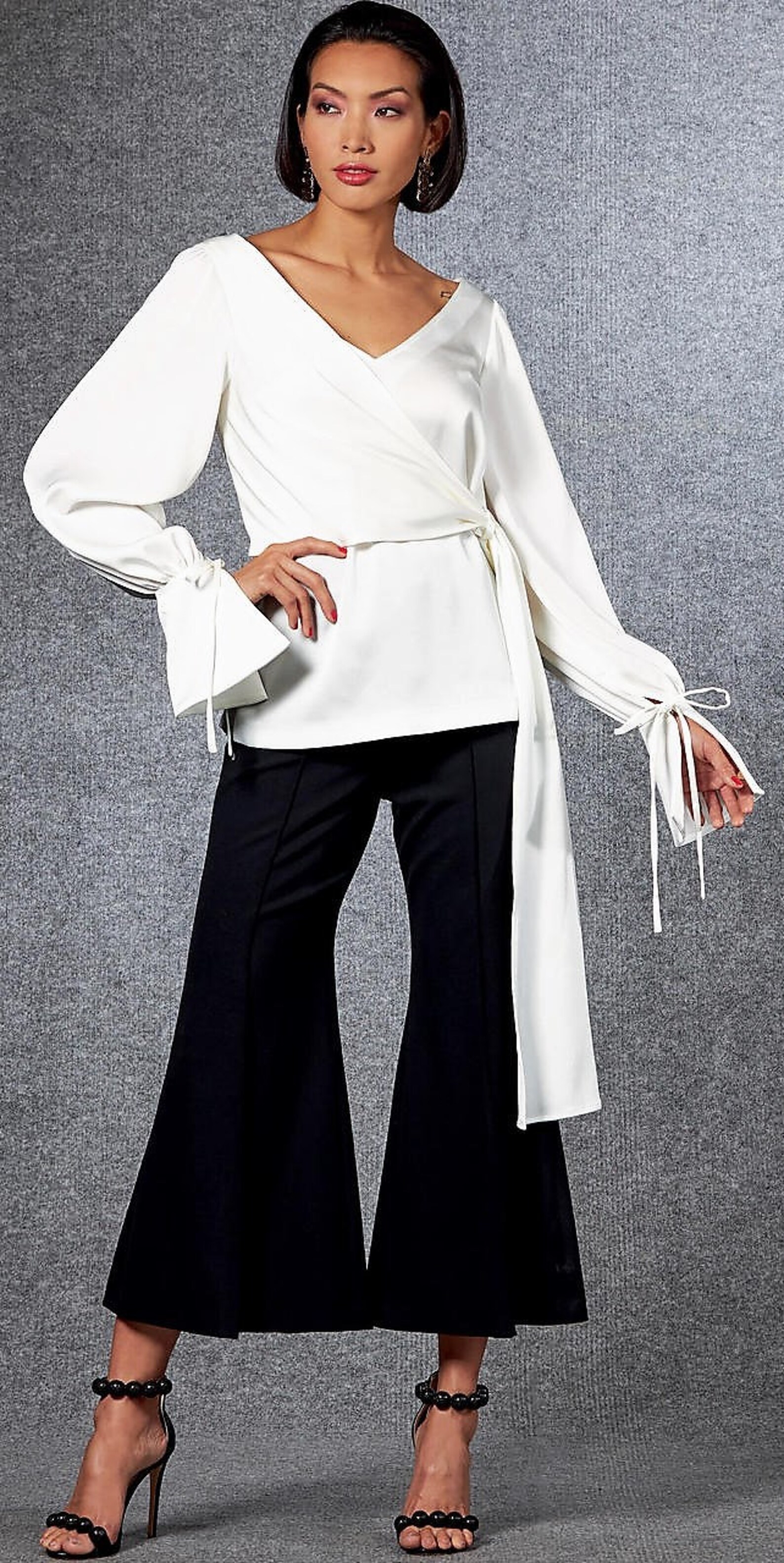 VOGUE Pattern #v1679/r10456~misses' Top~loose Fitting, Pullover Top Has ...