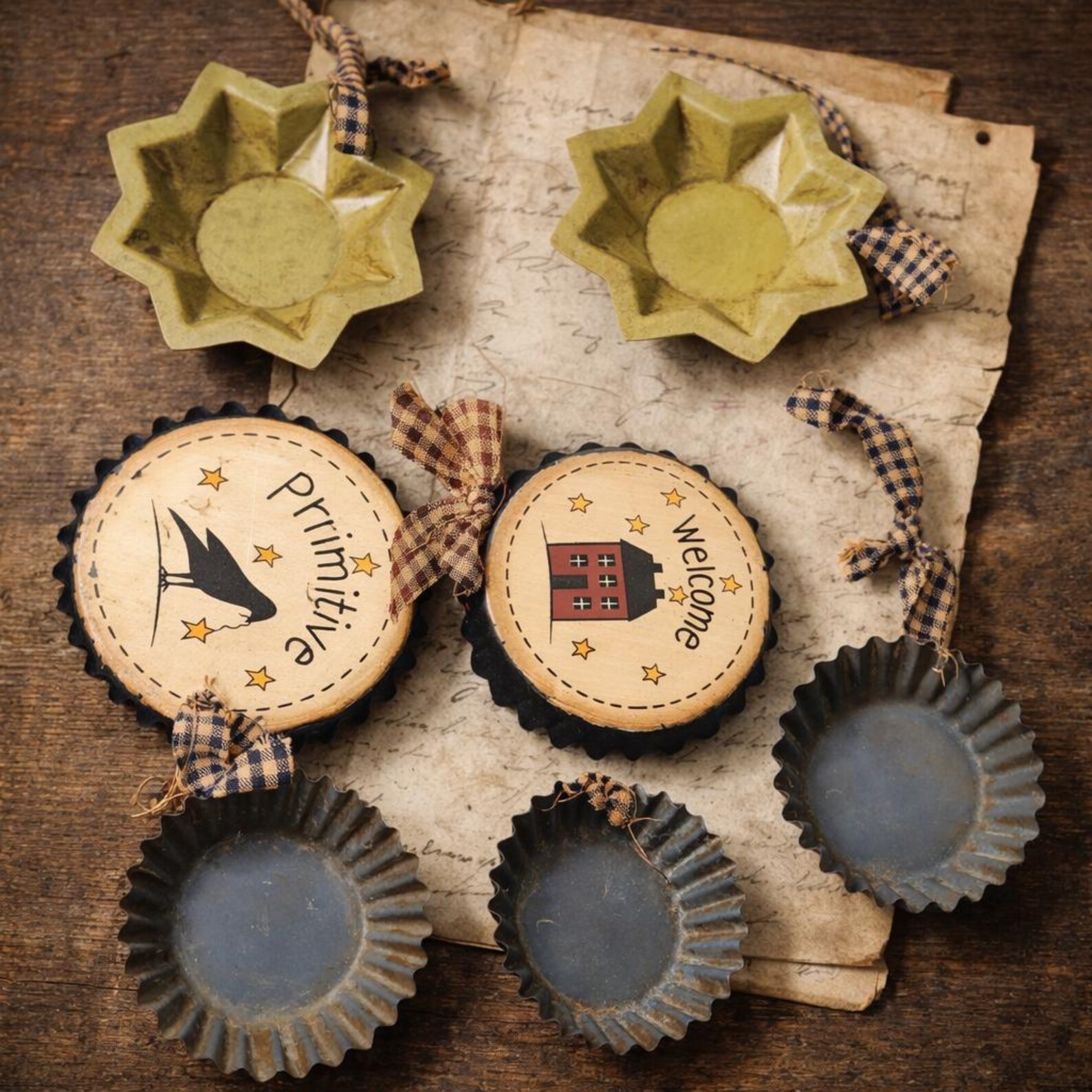 Primitive Farmhouse Ornaments Set Rustic Tin Star & Country Folk Art ...