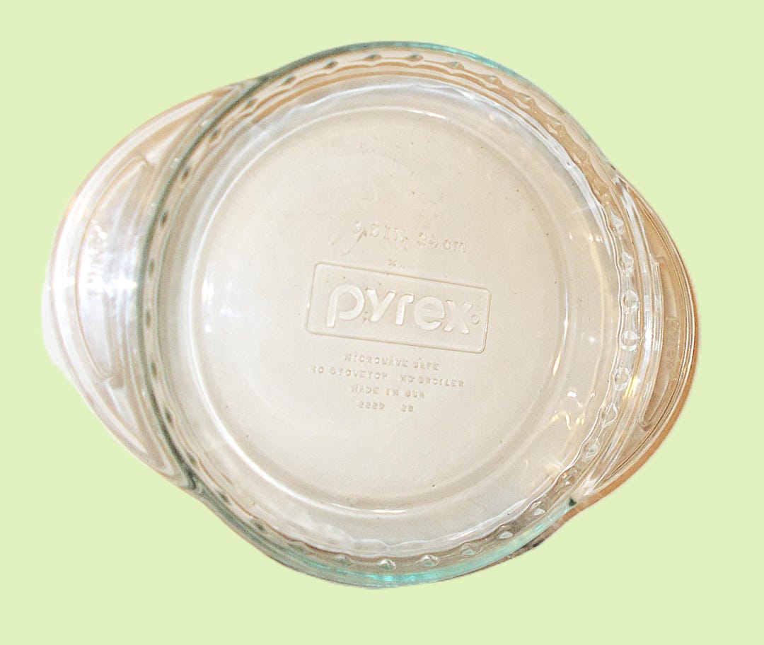 Pyrex Fluted Pie Pan is Mid Century Glass Bakeware for the Retro ...